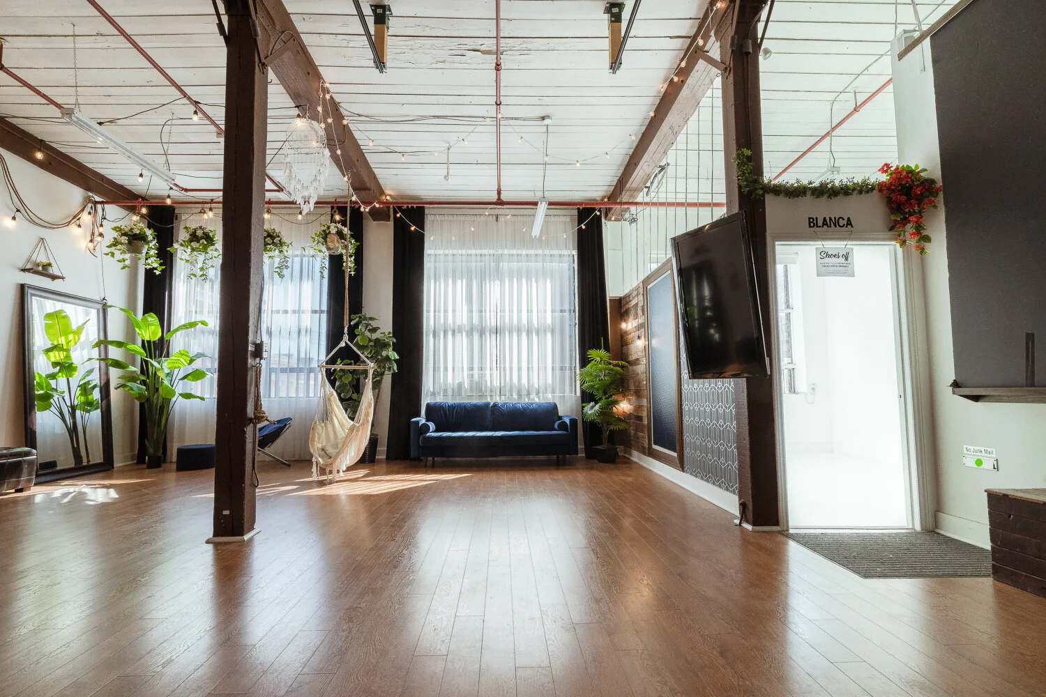 Toronto’s 10 Best Photography Studios: 1.ThatTorontoStudio [best ...