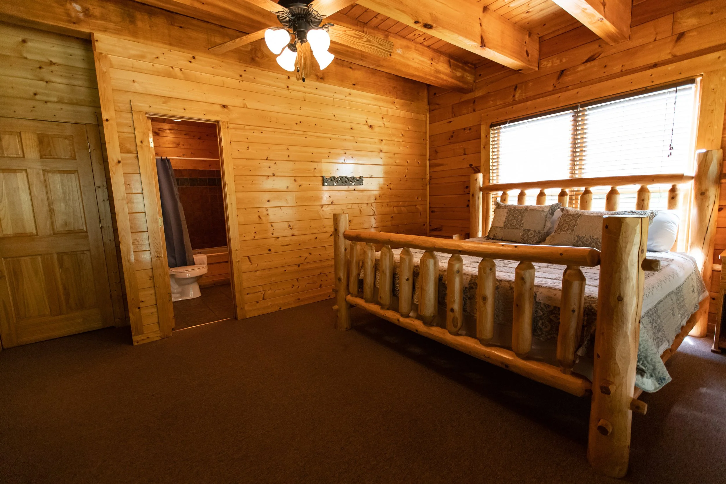 The Lodge at Caney Creek-Cabin-Rental — Thomas Rentals