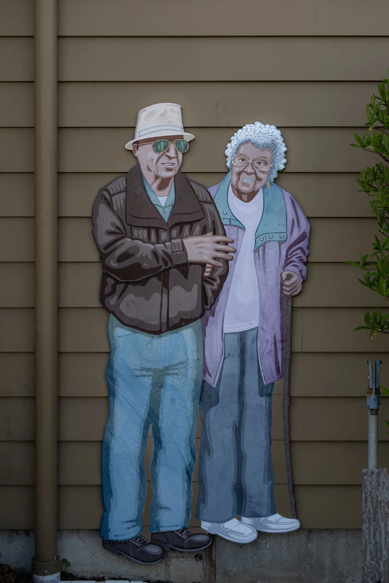 John and Doris Tursi hiking. — Bill Mitchell Mural Project