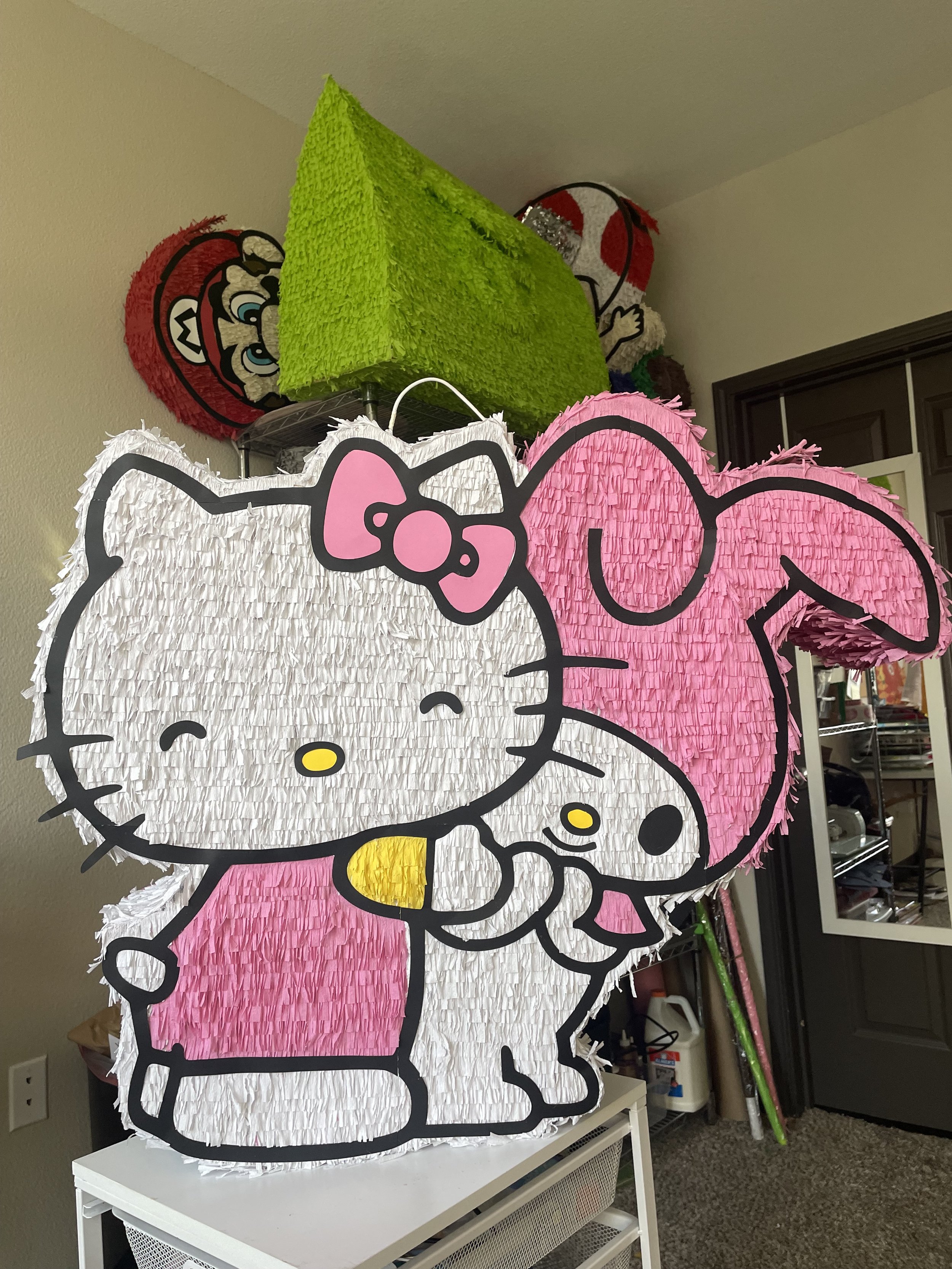 Piñatas by Chi | Handcrafted piñatas