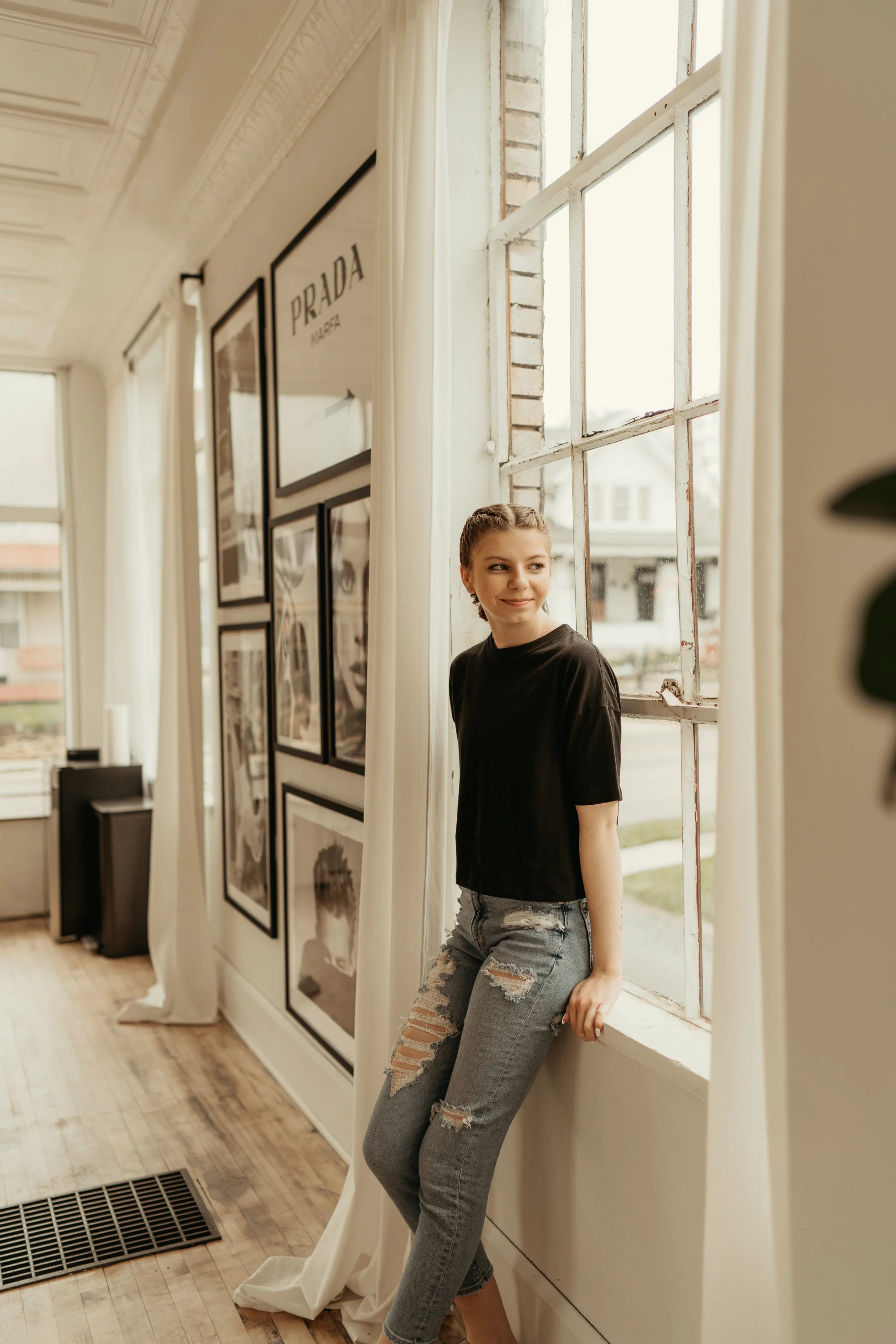 Contact — GABRIELLA SUTHERLAND PHOTOGRAPHY | Wedding Photographer