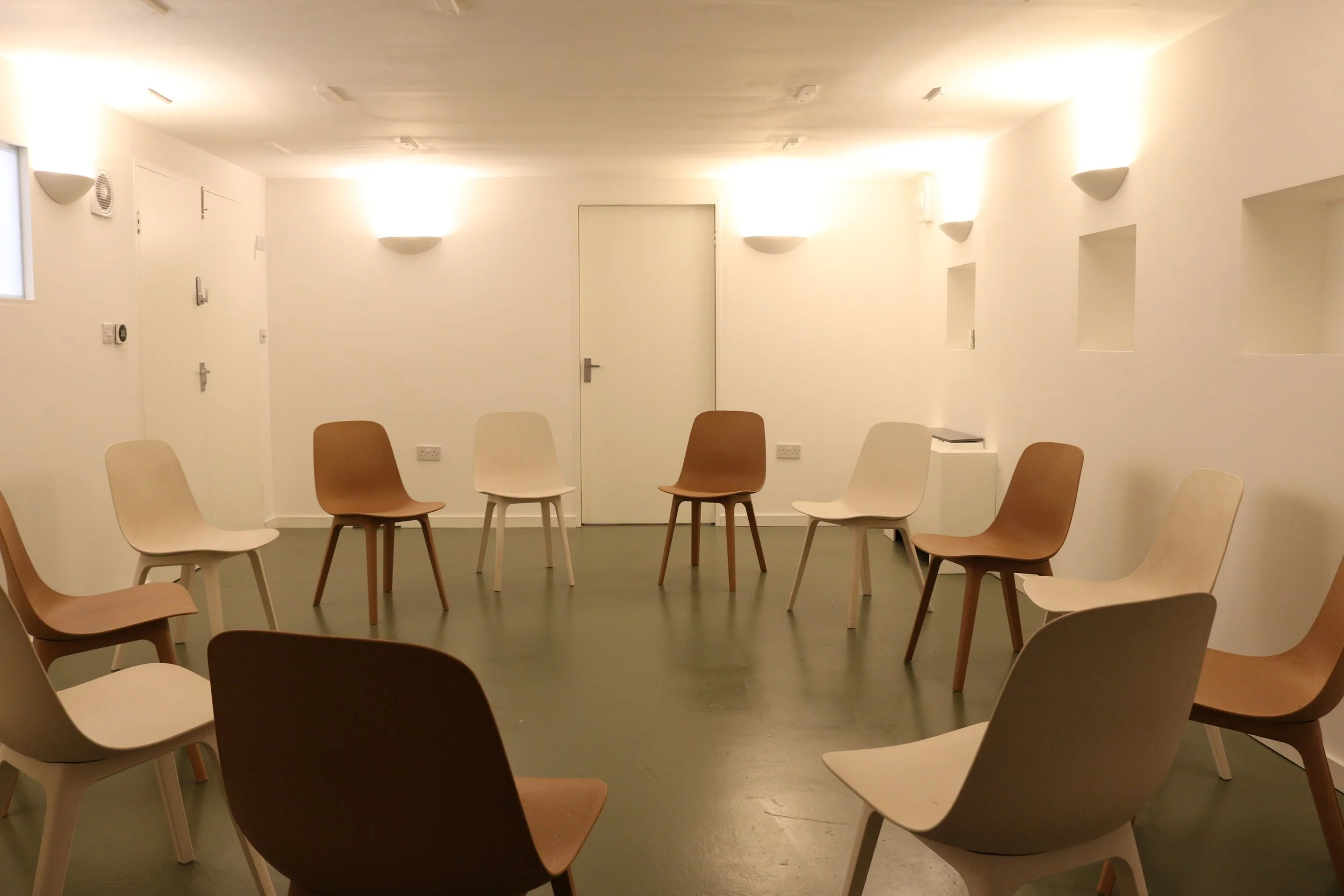 Large Group Therapy Room — Caya Therapy