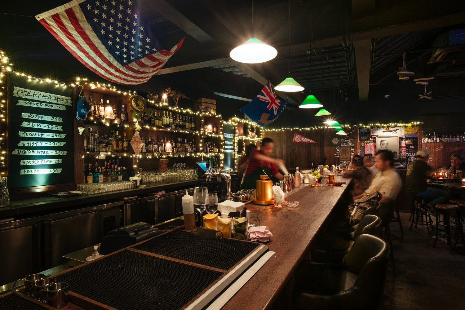 Rafael Miranti Architects - Duck Down Bar Gunawarman — Liandro Siringoringo