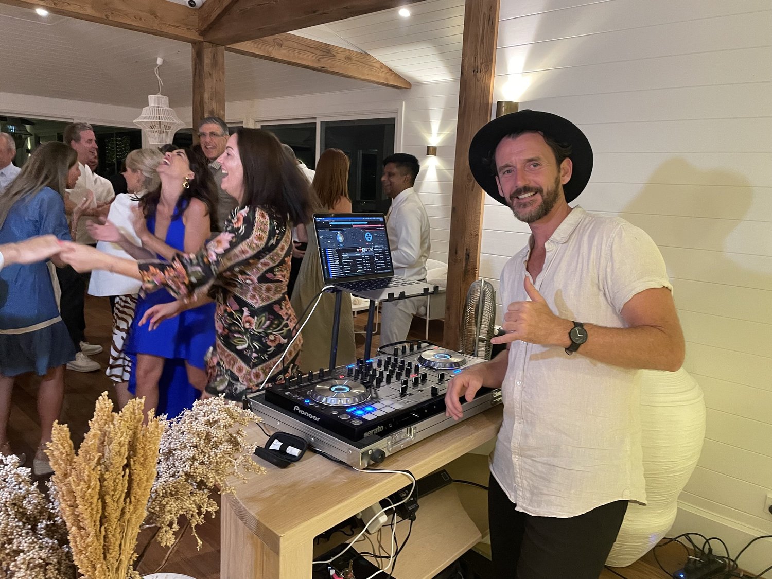 Byron Bay Wedding Musician | Luke Yeaman Music — WEDDINGS