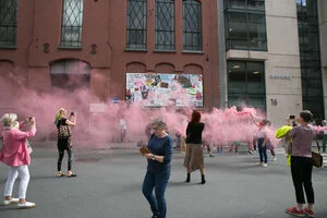 Hannah Ryggen Army av Julie Ebbing og Helene Duckert — Mesén