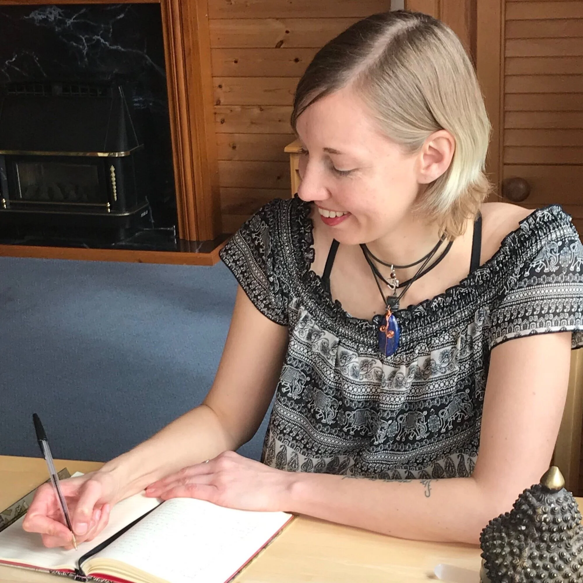 Visionary Book Writing — WRITING & THRIVING