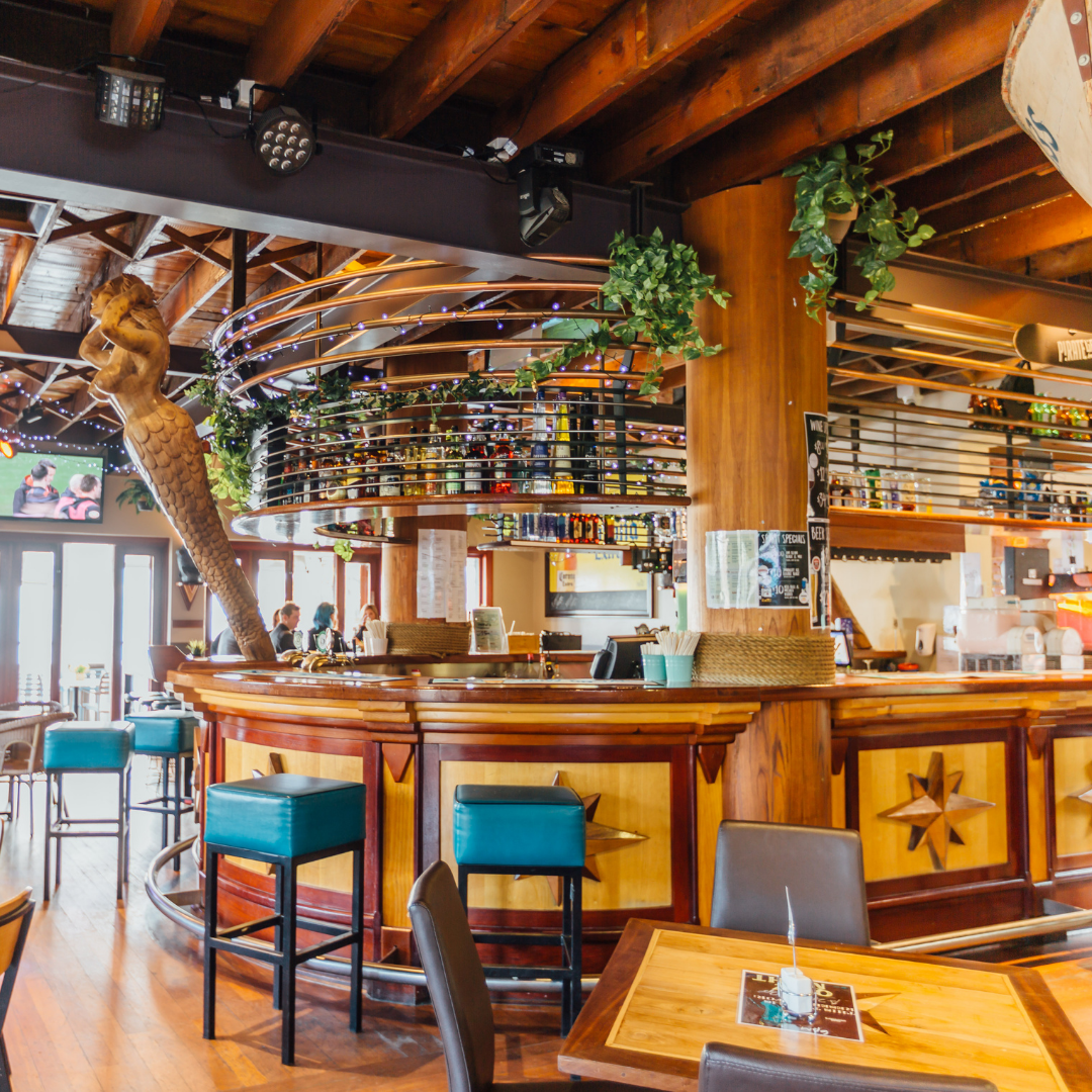 Bar — Seacliff Beach Hotel, Seacliff, SA