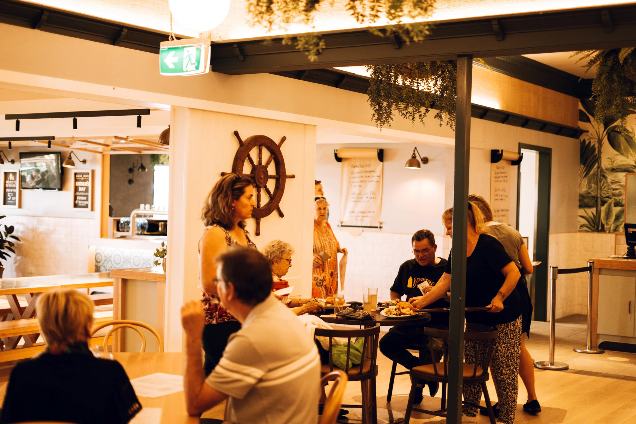 Dining — Redland Bay Hotel, Redland Bay, QLD