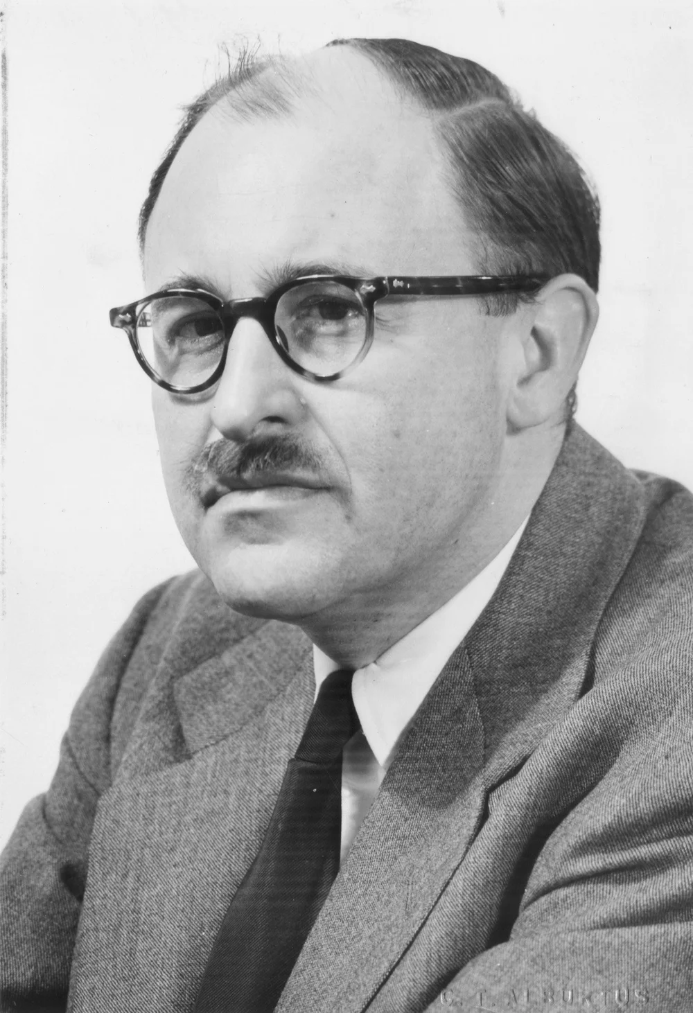 Grant Gilmore, Sterling Professor of Law, 1946-65, 1973-78 — Yale Law ...