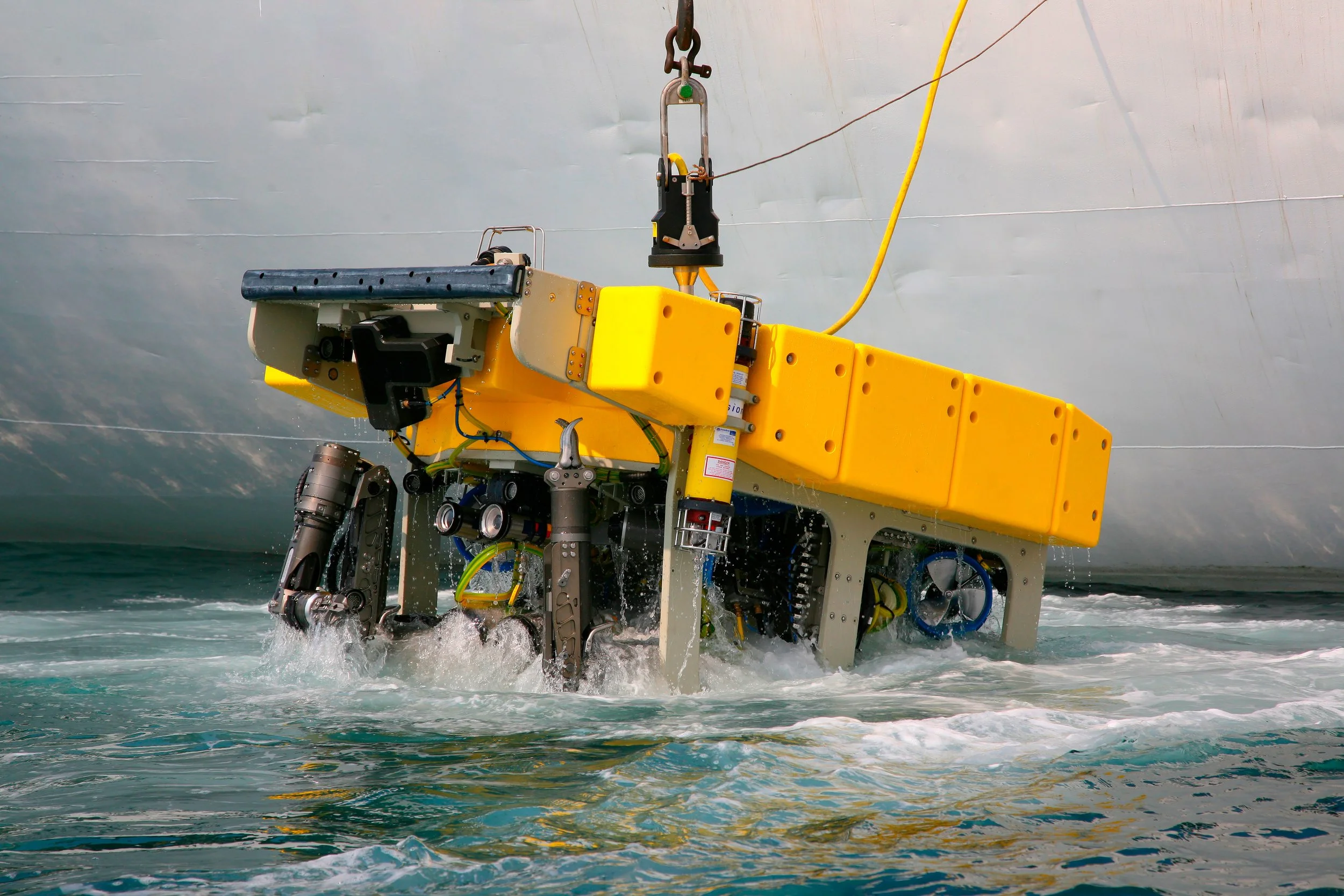 Remote Operated Vehicles (ROV): ROV Pilot Recruitment & Consultant