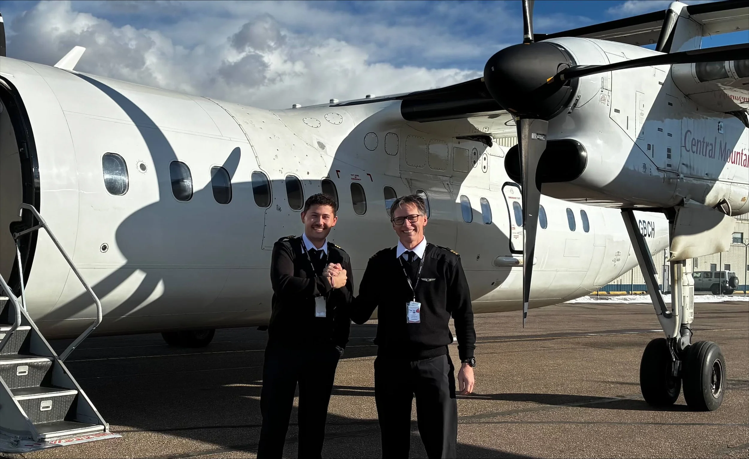 Meet the Team - World Pilots Day - Michaël Landry-Chouinard - Dash 8 ...