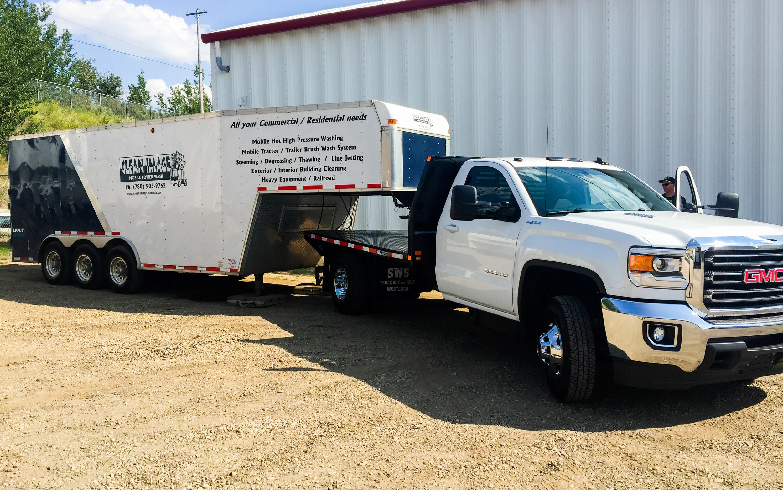 Mobile Pressure Washing & Truck Wash Services — Clean Image