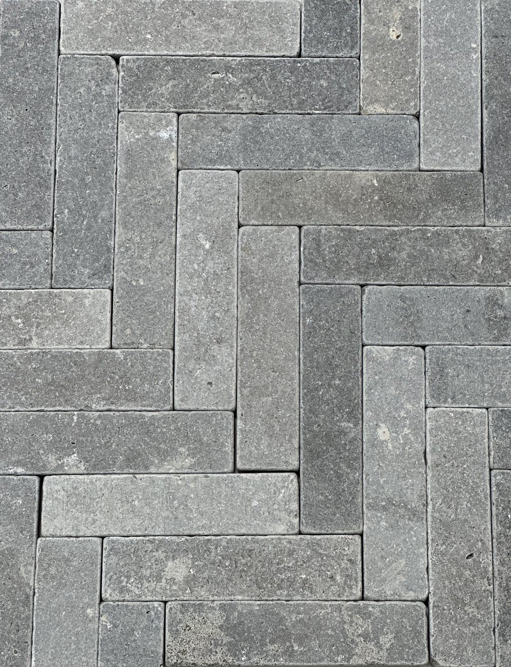 Arle Limestone Finger Cobble - Stone Collective