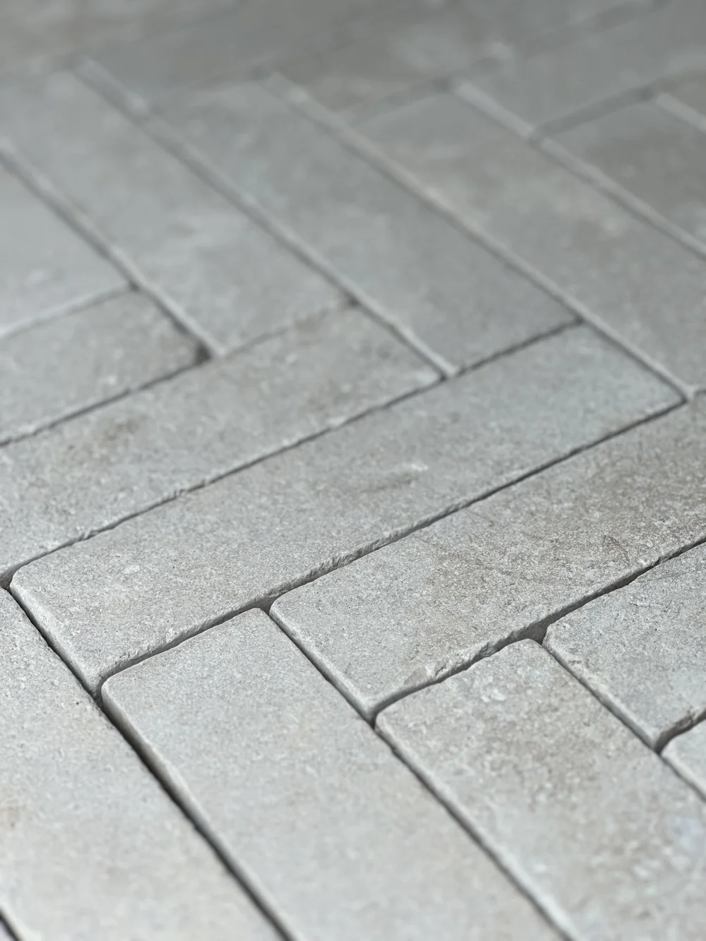 Sunny Limestone Finger Cobble - Stone Collective