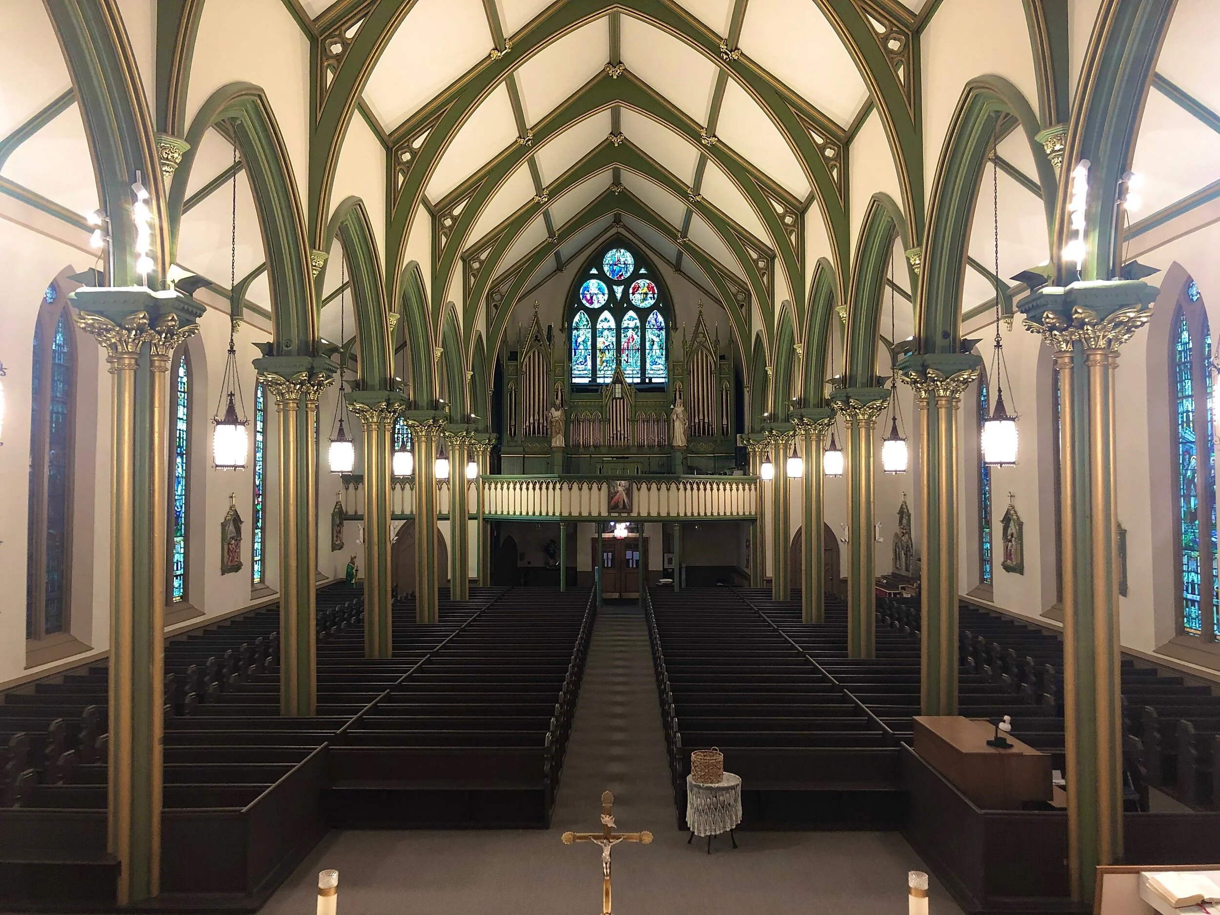 Most Holy Redeemer Church - Iglesia Santisimo Redentor