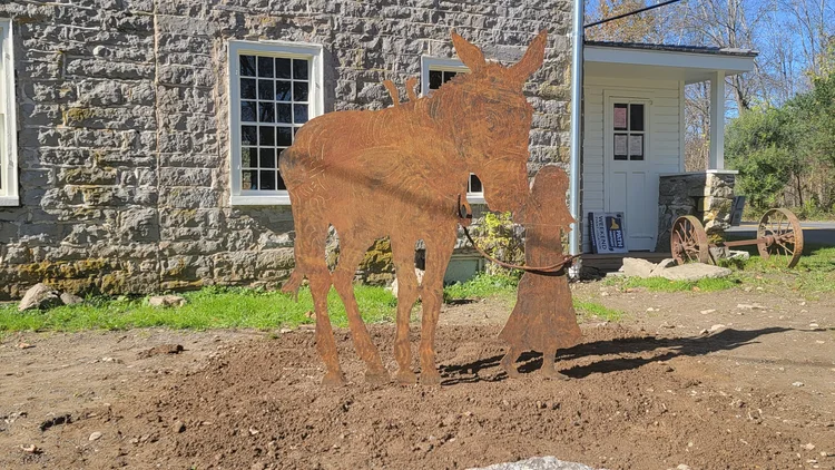 Hoggee and Mule Sculpture — D&H Canal Historical Society