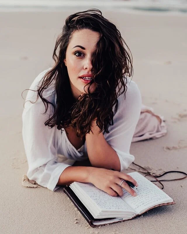 About — Hollie Azzopardi