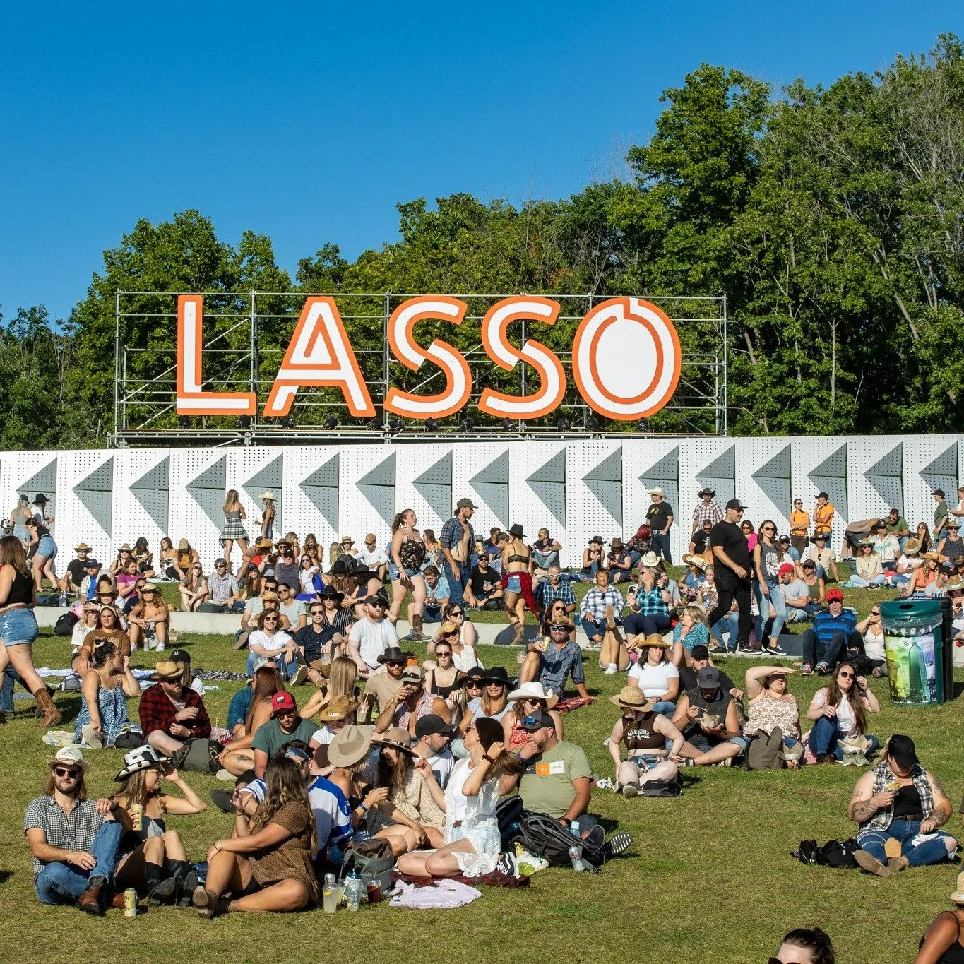 Lasso Montreal Announces 2023 Lineup — Parton and Pearl