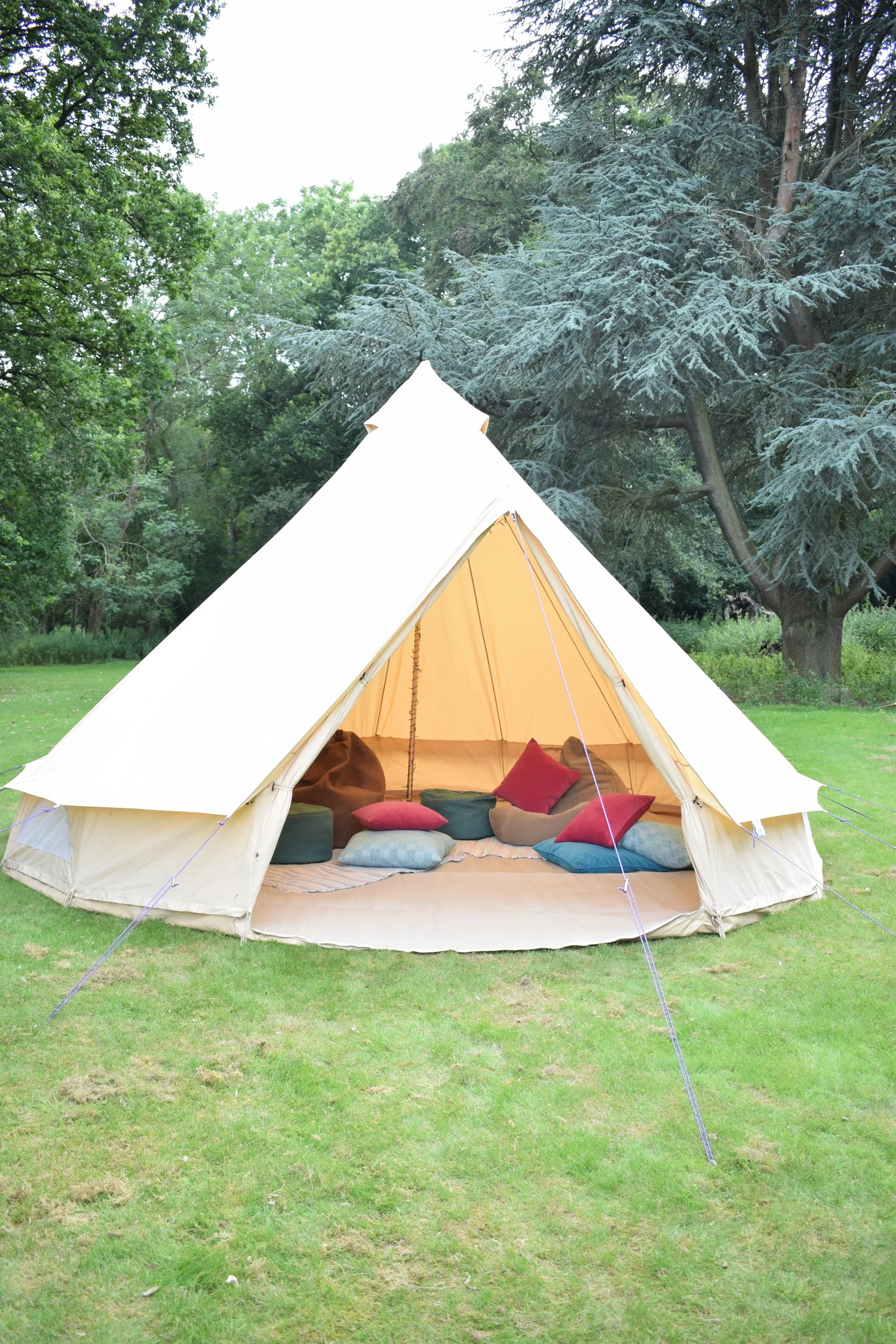 Prop Hire Packages & On The Day Coordination