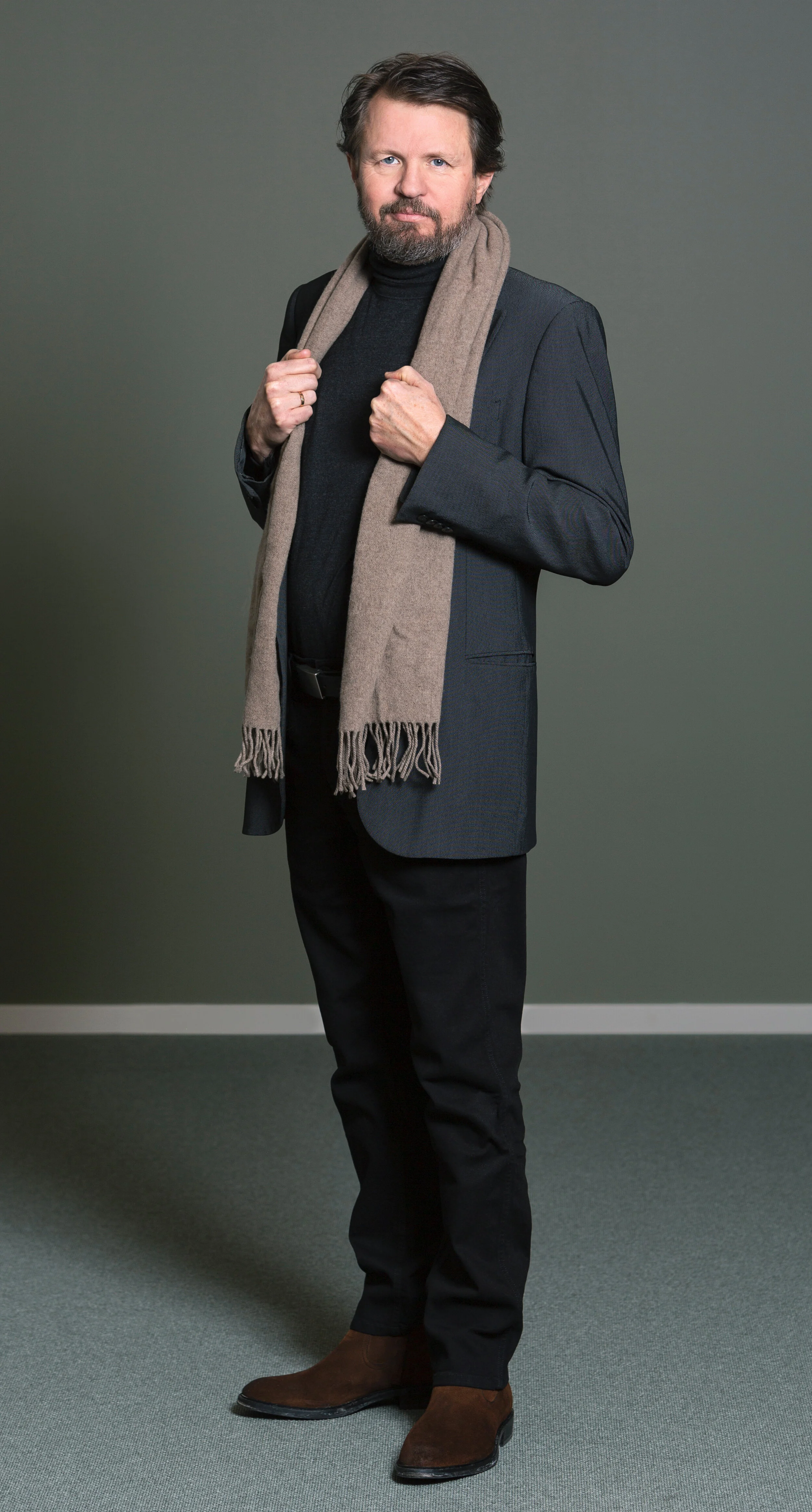 Biografi — Tom Egeland