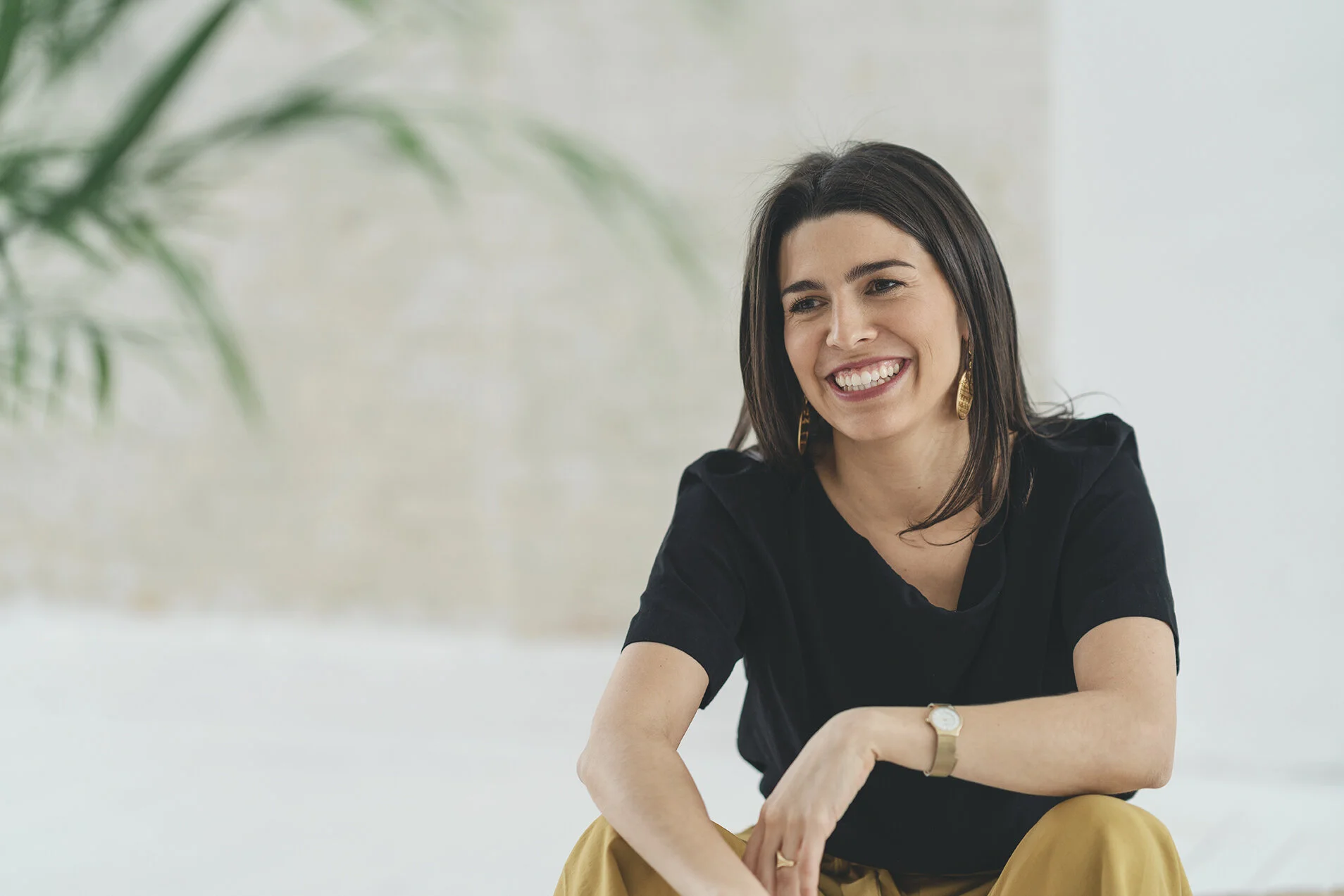Media Bio Anais Bock — LET'S WORK MAGIC