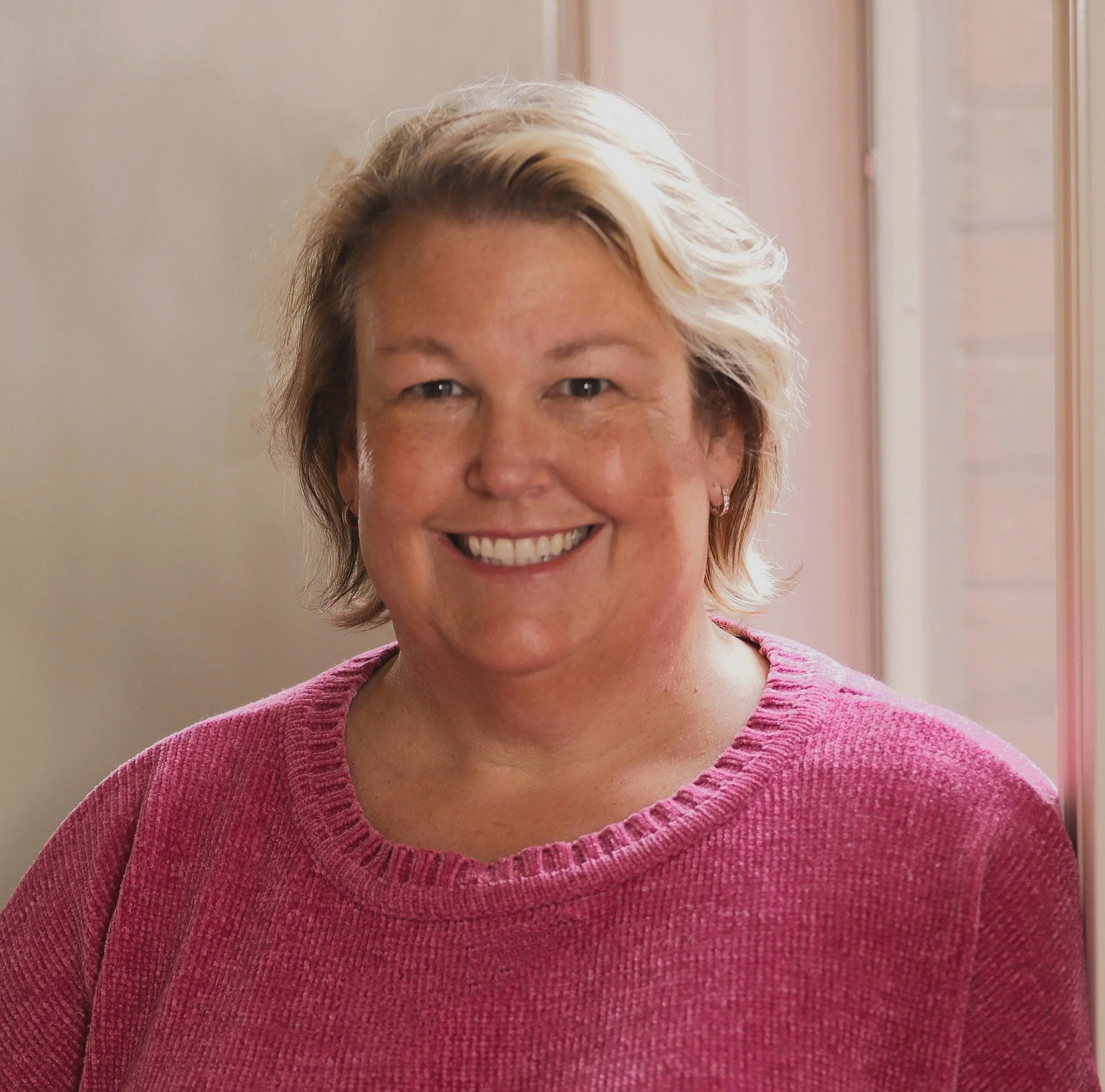 Rachel Neely — Mushens Entertainment