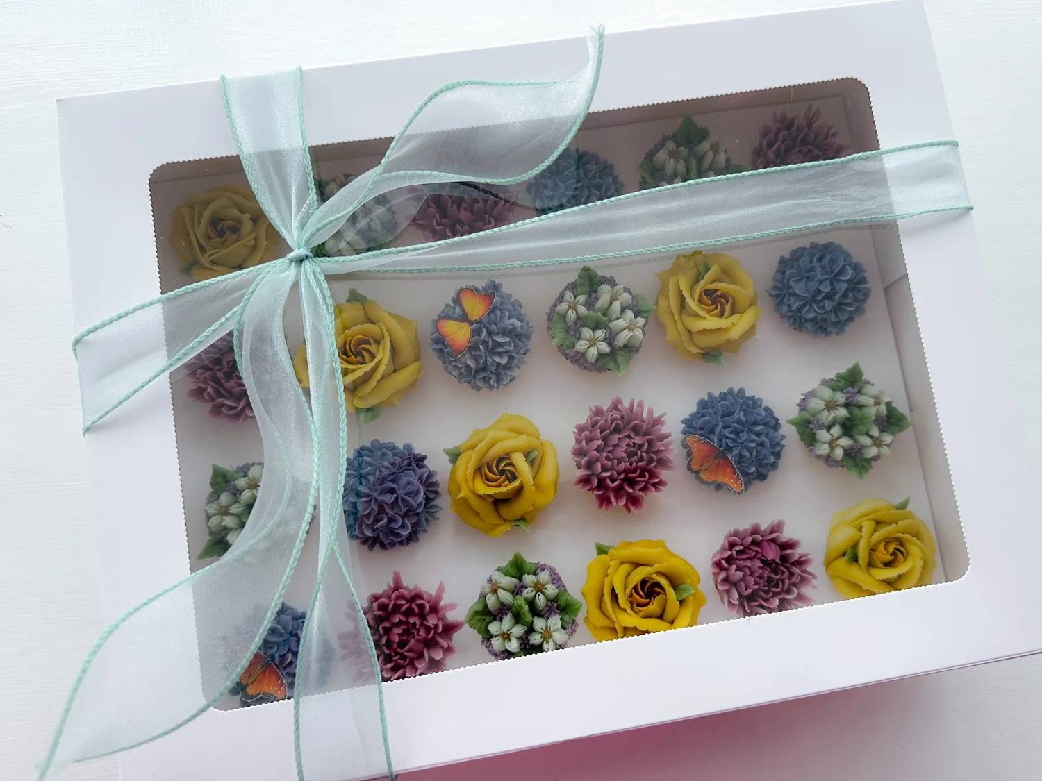 Shop Specialist Cupcake Boxes for Floral Cake Decorating | UK Wide Delivery