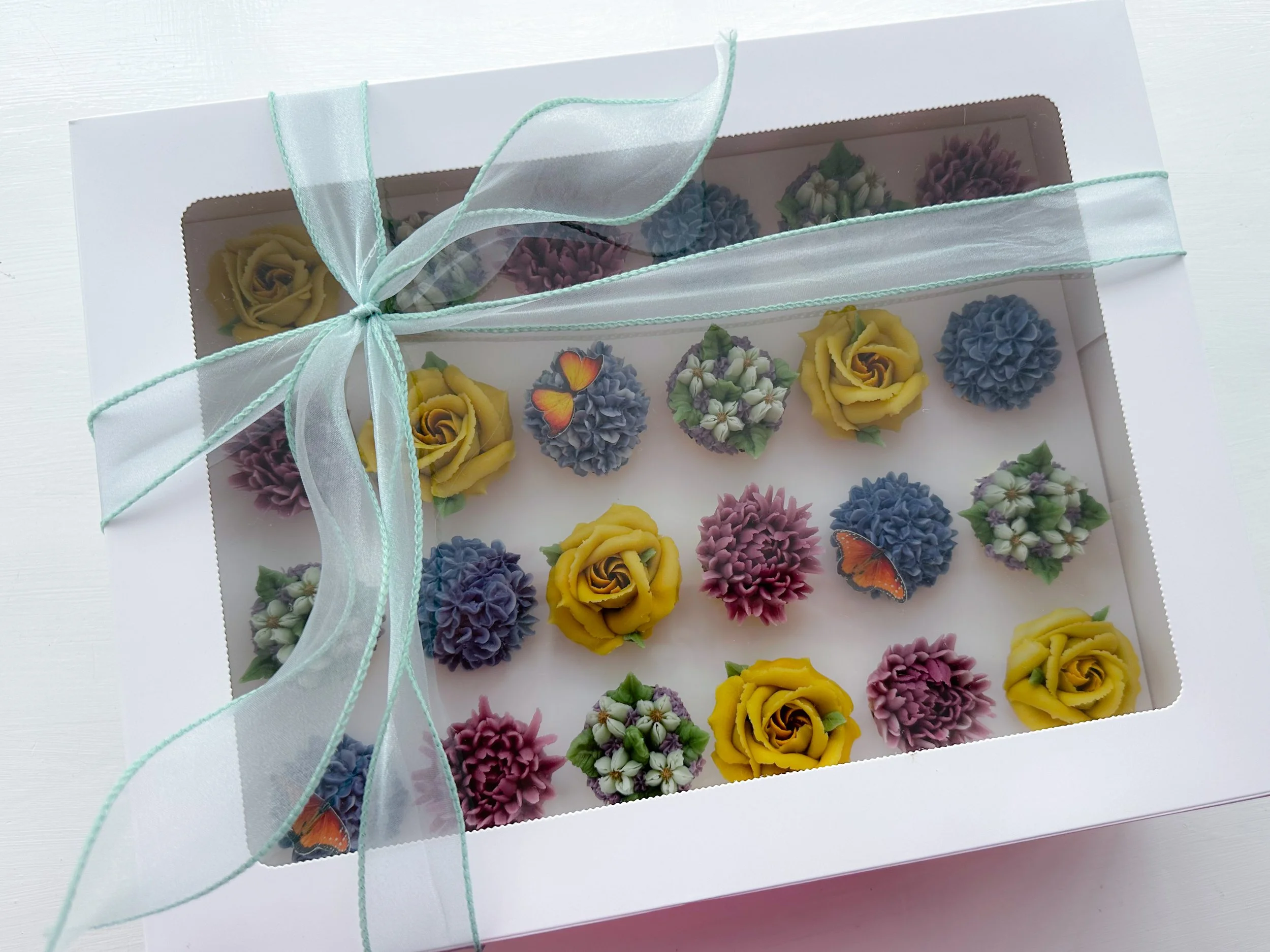 Shop Specialist Cupcake Boxes for Floral Cake Decorating | UK Wide Delivery
