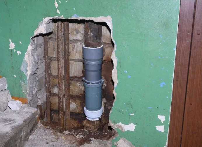 COURTS MAY BE EXPANDING CONDOMINIUM ASSOCIATION LIABILITY RISKS — MEEB ...