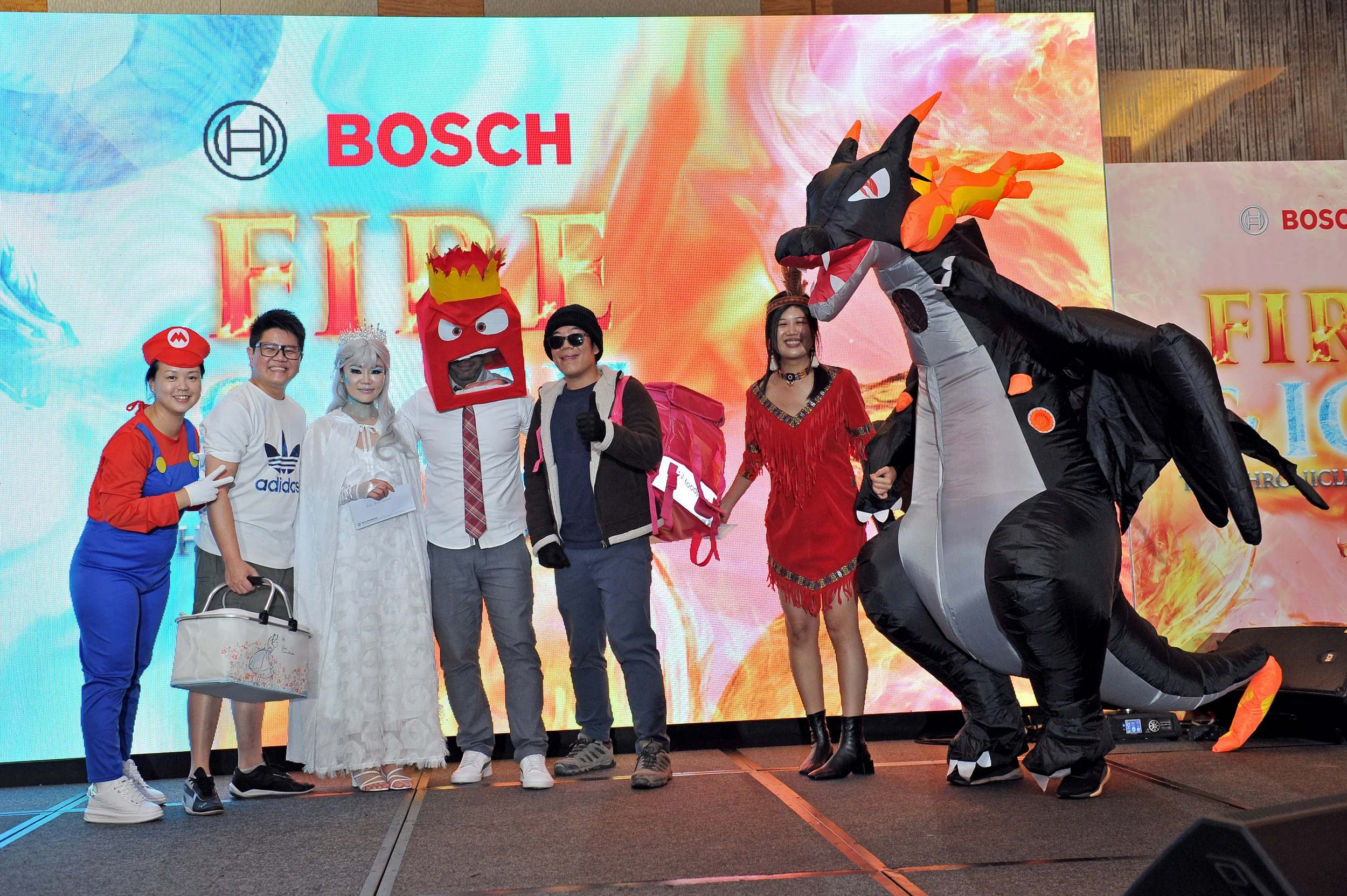 Dinner & Dance Events (Robert Bosch) — Into E