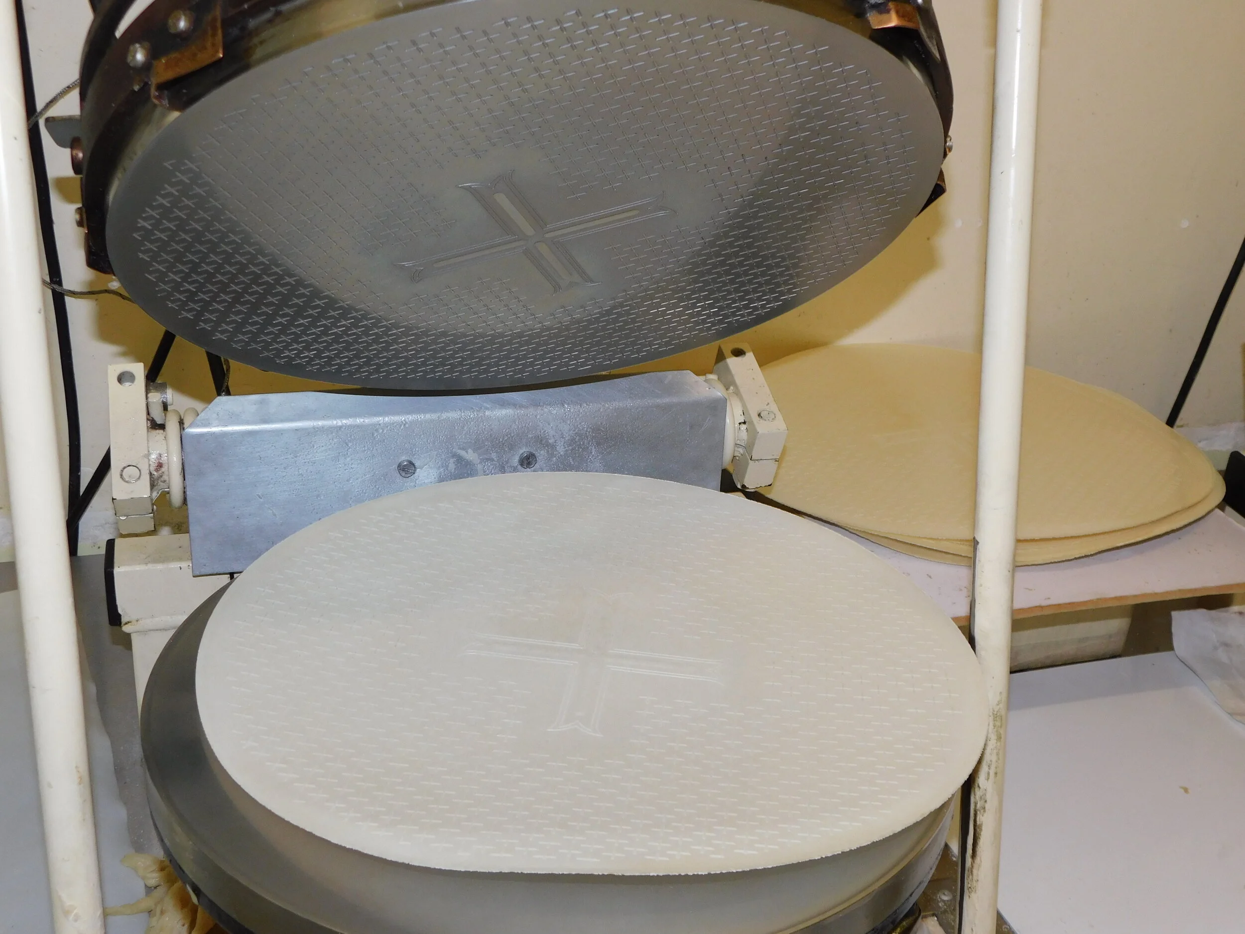 Altar Breads — Holy Trinity Carmel