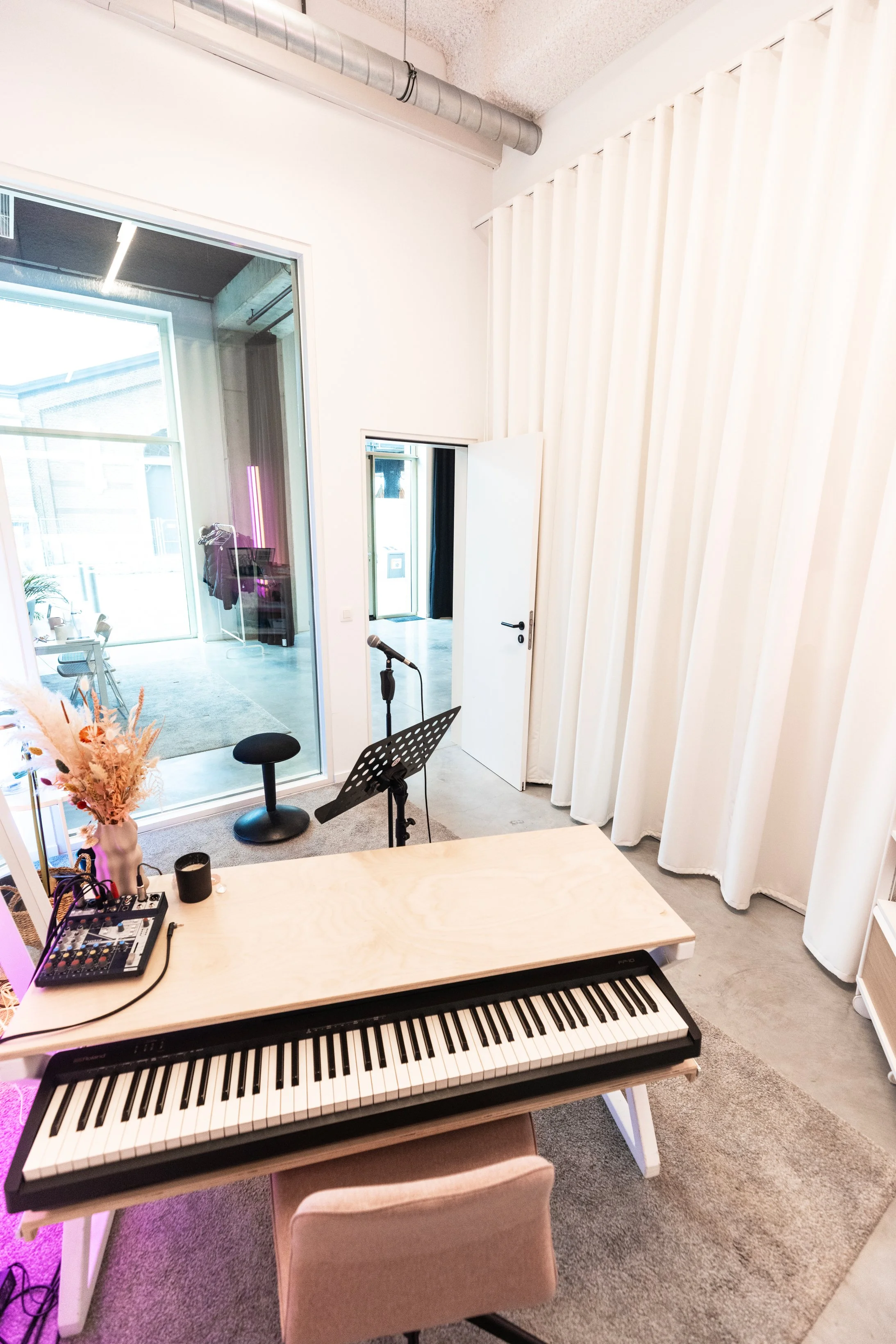 Vocal coaching en zangles — STUDIO 84 ANTWERP