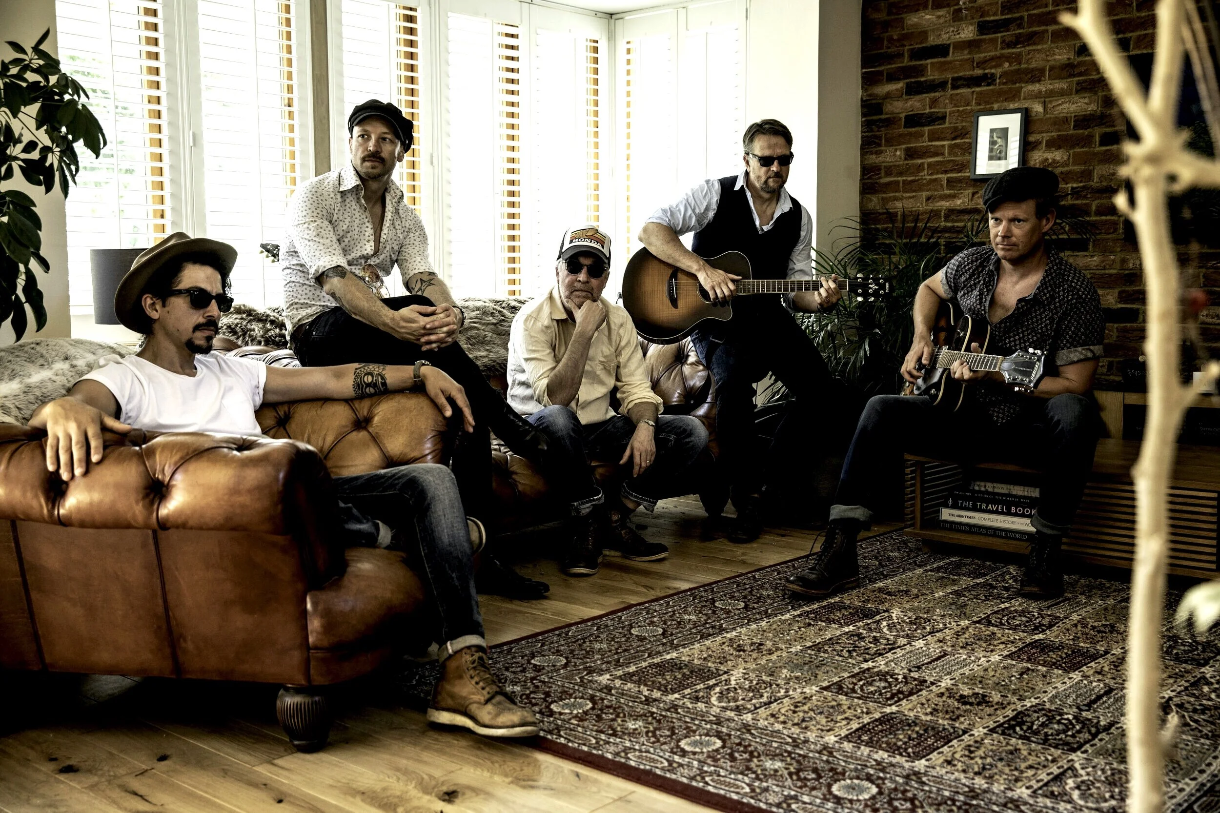 CONTACT PILOTS BAND — PILOTS BAND