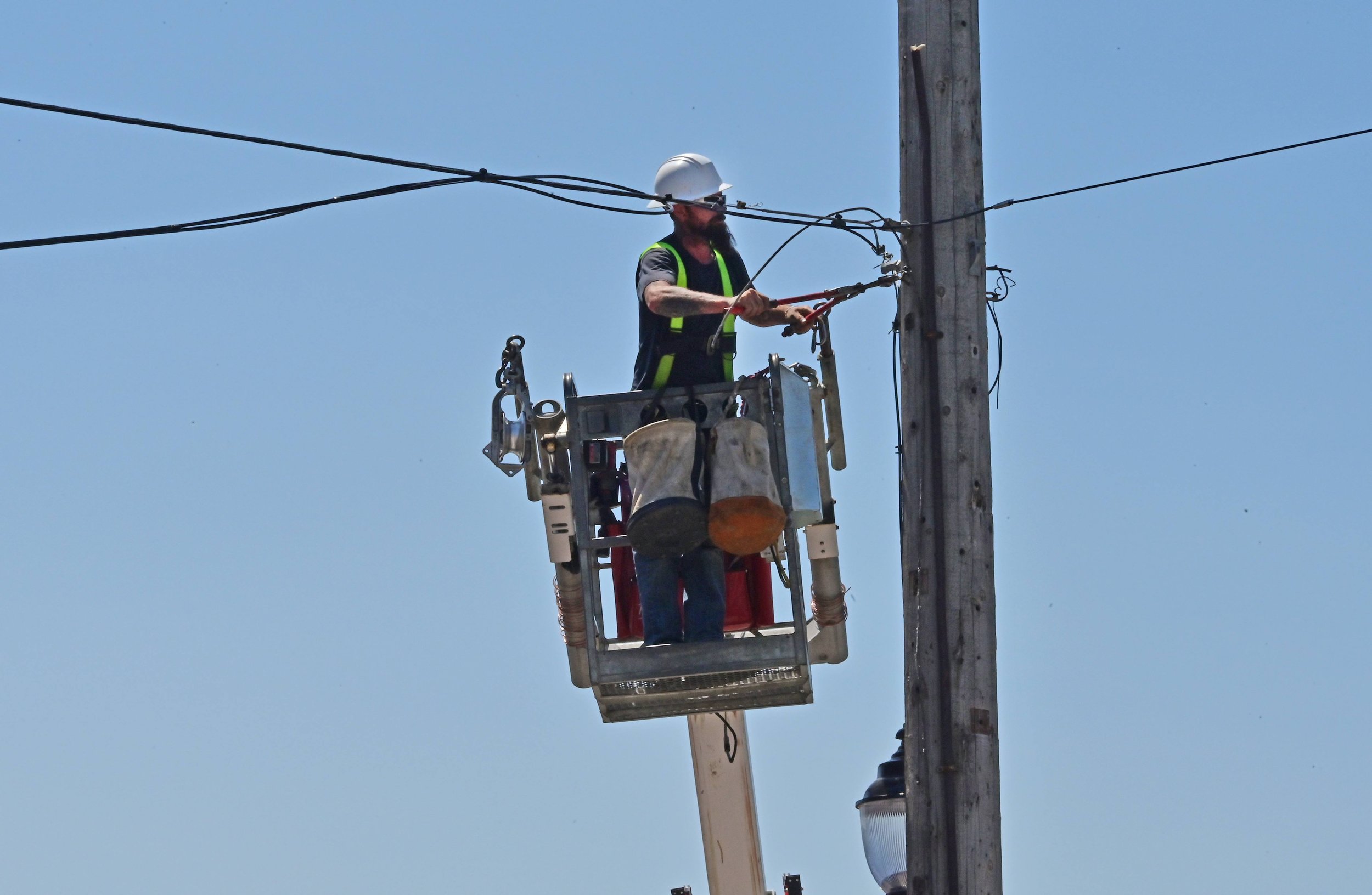 Main Street wire comes down, bringing upgrades closer to completion ...