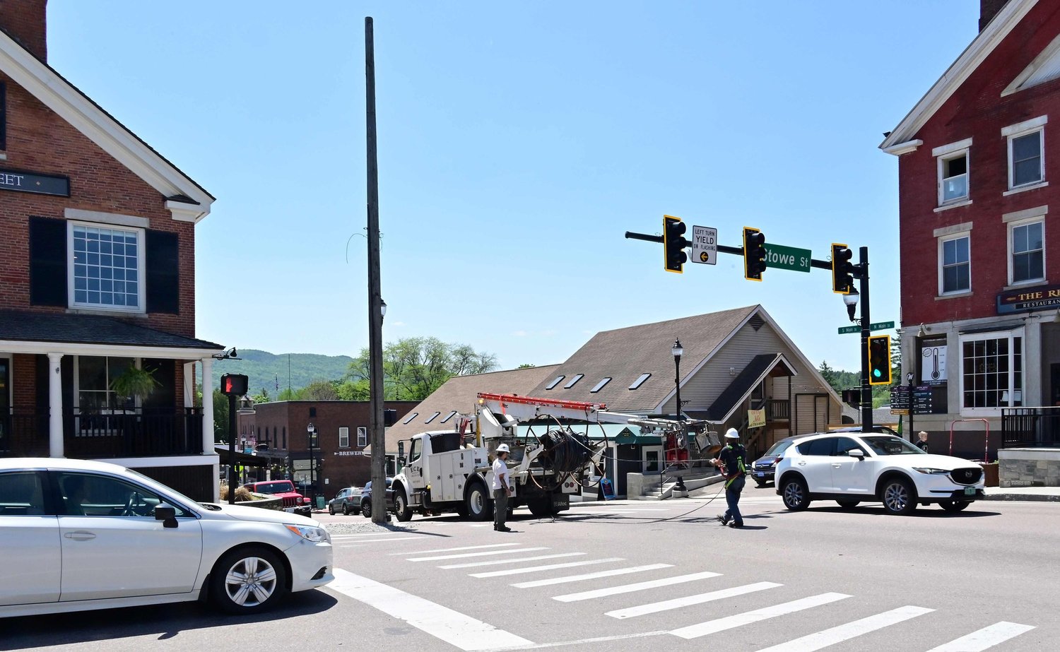 Main Street wire comes down, bringing upgrades closer to completion ...