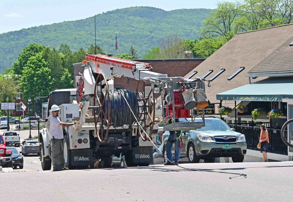 Main Street wire comes down, bringing upgrades closer to completion ...