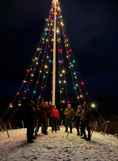 Rotary and its ‘tree’ light up Waterbury — Waterbury Roundabout