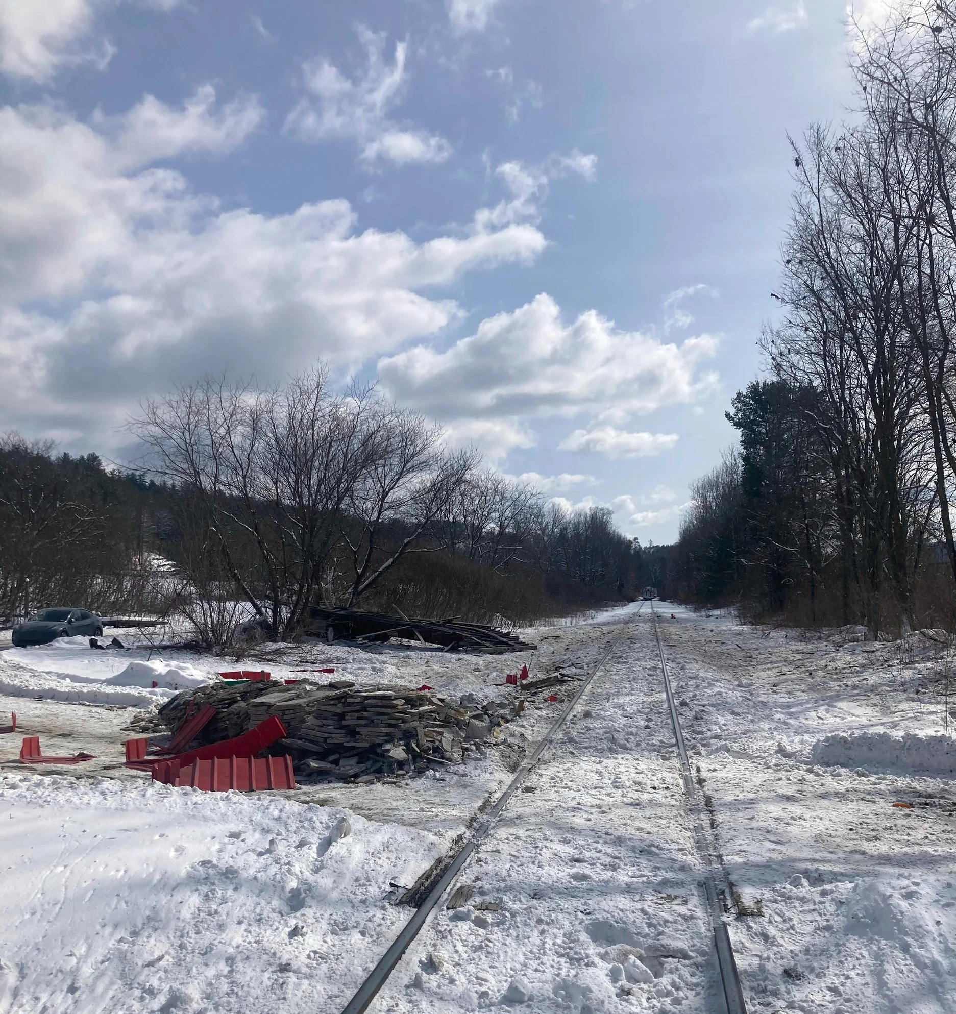 Amtrak train collides with tractor-trailer in Sharon — Waterbury Roundabout
