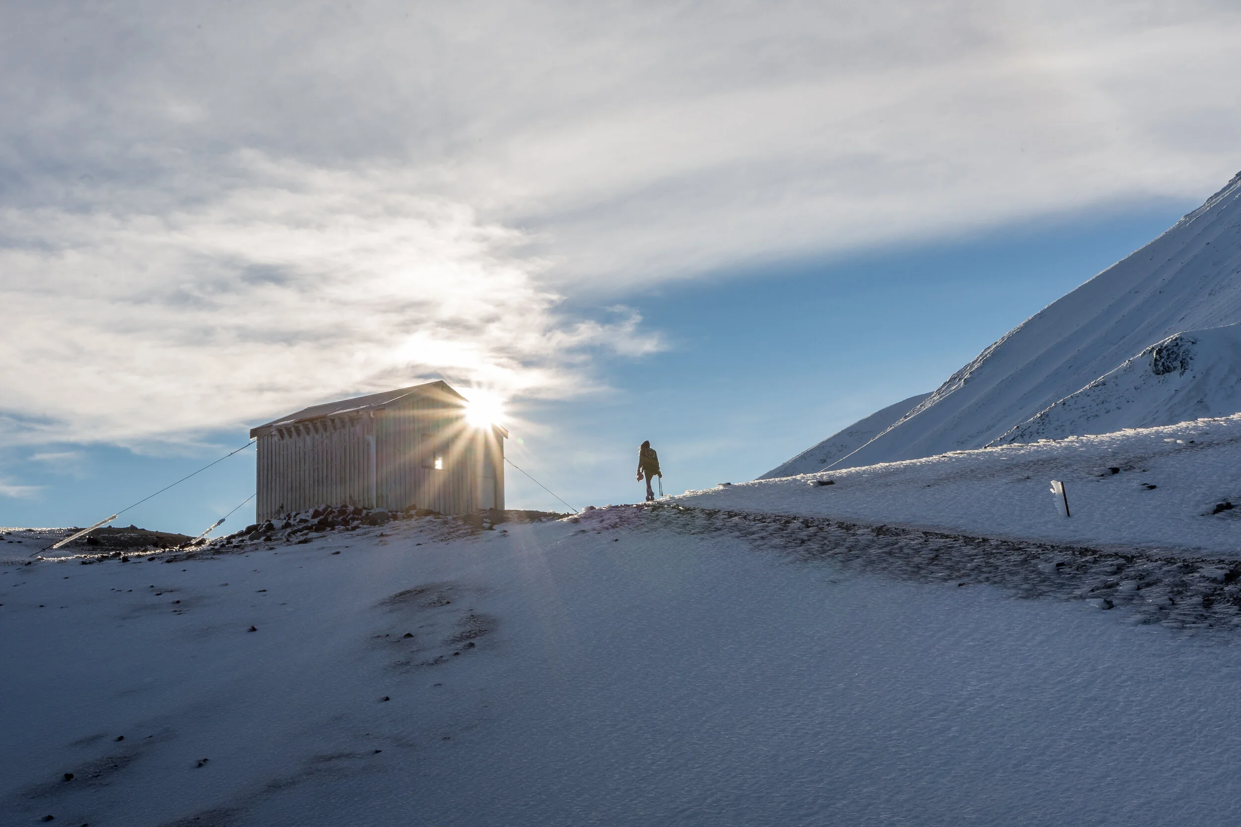 Hiking Fantham's Peak on Mount Taranaki — Viktoria Wanders