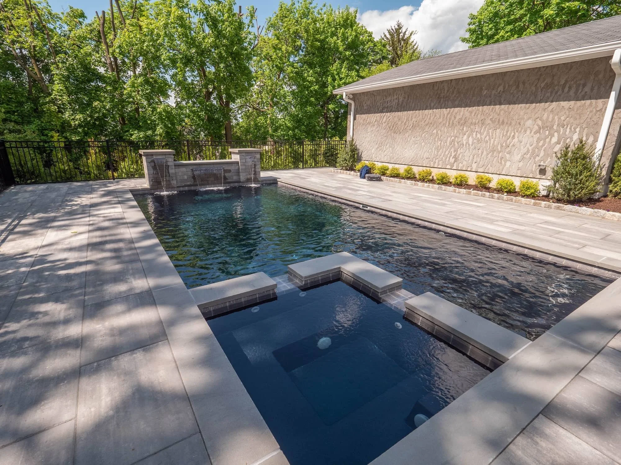 Custom Swimming Pool Design & Materials in Briarcliff Manor, NY