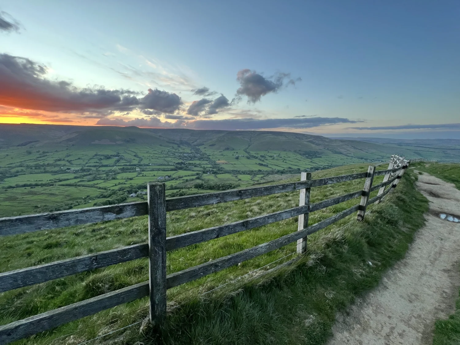 Edale Skyline - Peak District Walking Challenge