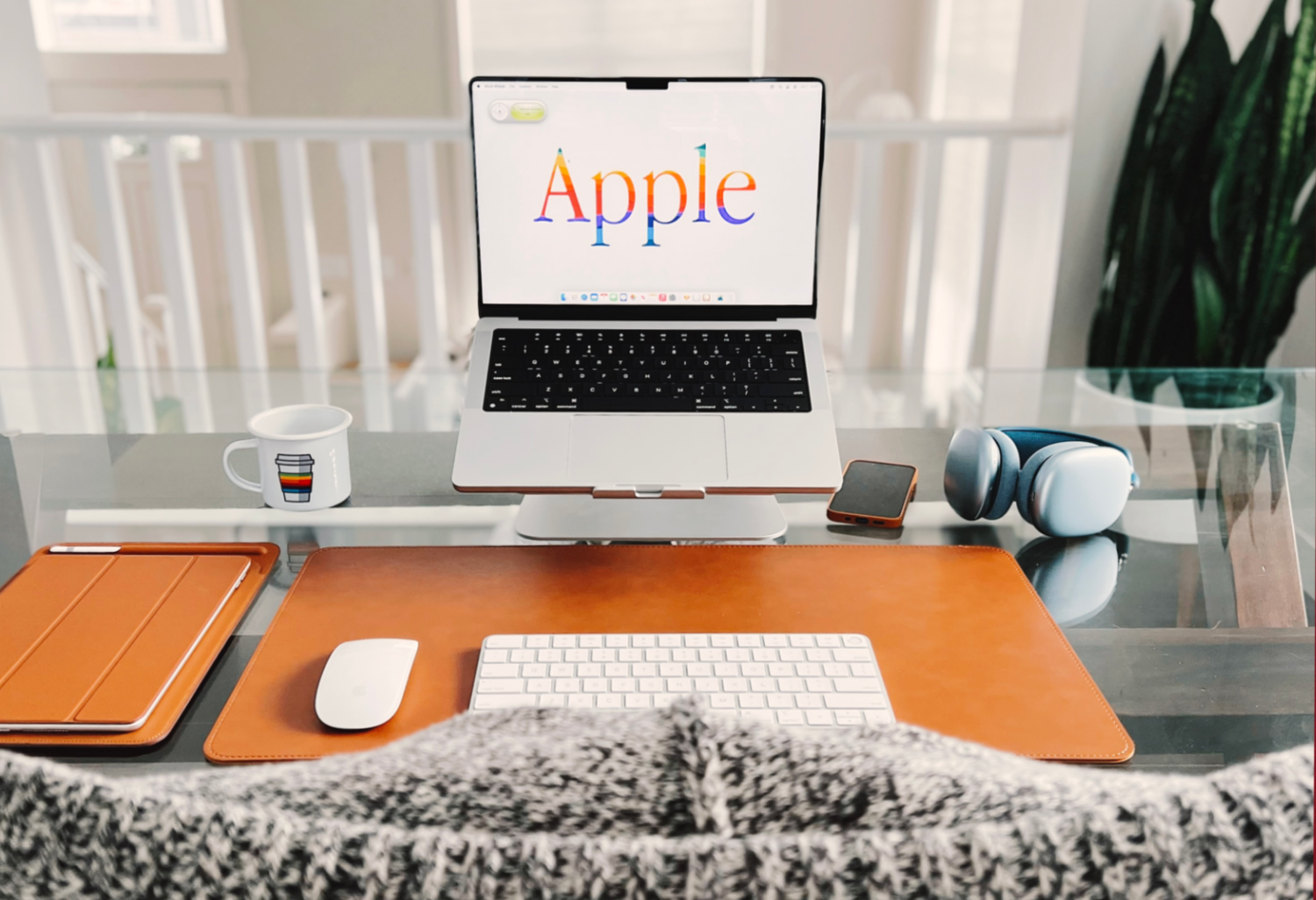 Basic Apple Guy | Apple Wallpapers, Reviews, and Merch