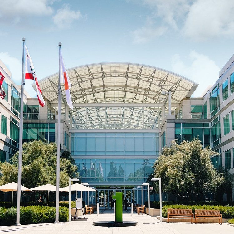 One Infinite Loop — Basic Apple Guy