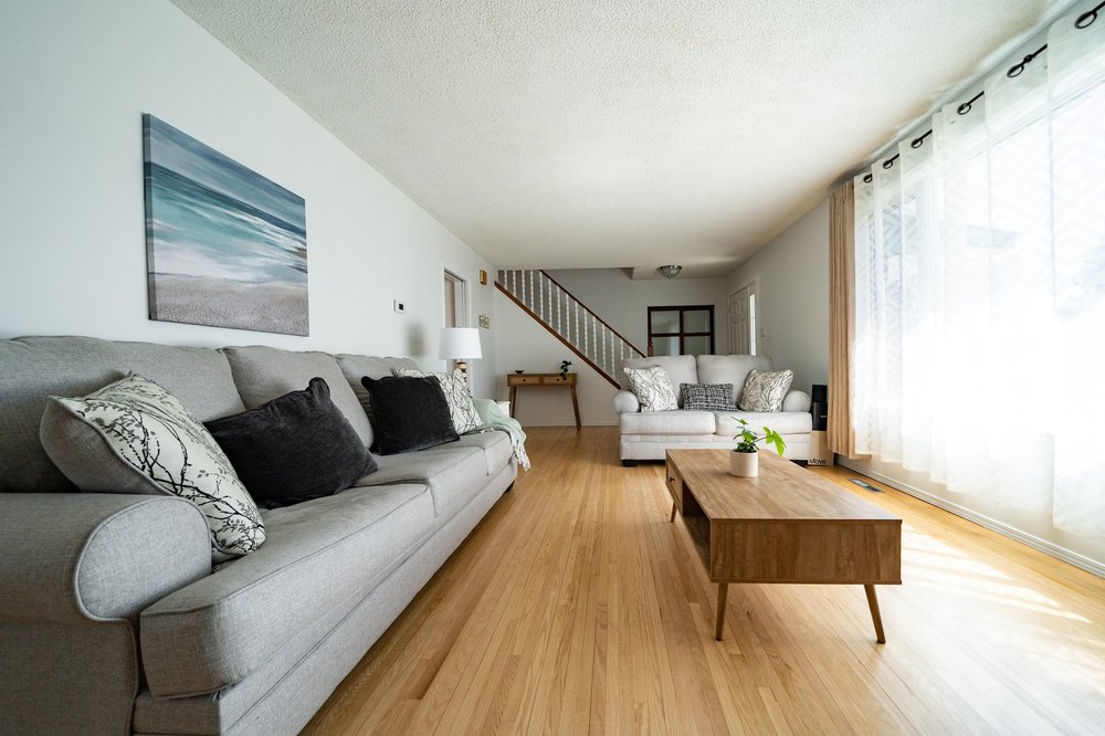 15 Hedges Bay — Amber van den Broek | Winnipeg Realtor