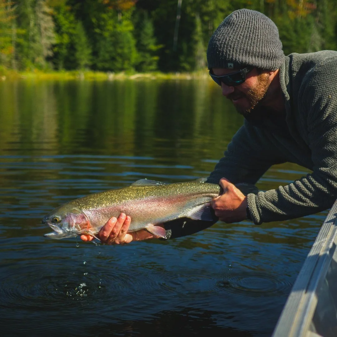 Ensemencement de truite Quebec — Pisciculture Kenauk Hatchery