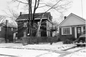 Leaside Neighbourhood Guide | Homes, History & Community