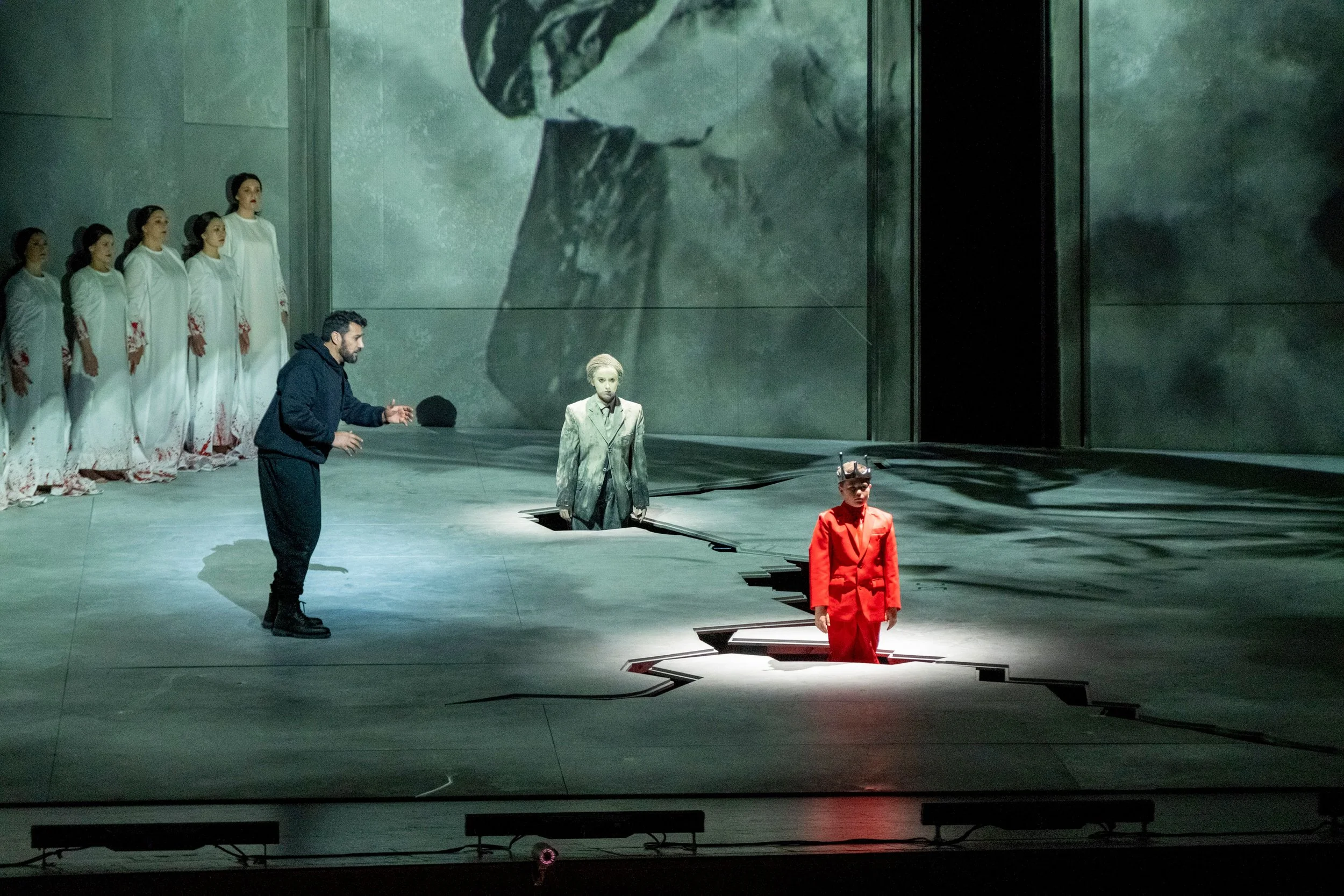 New Zealand Opera’s Macbeth: opening the gates of hell — Five Lines