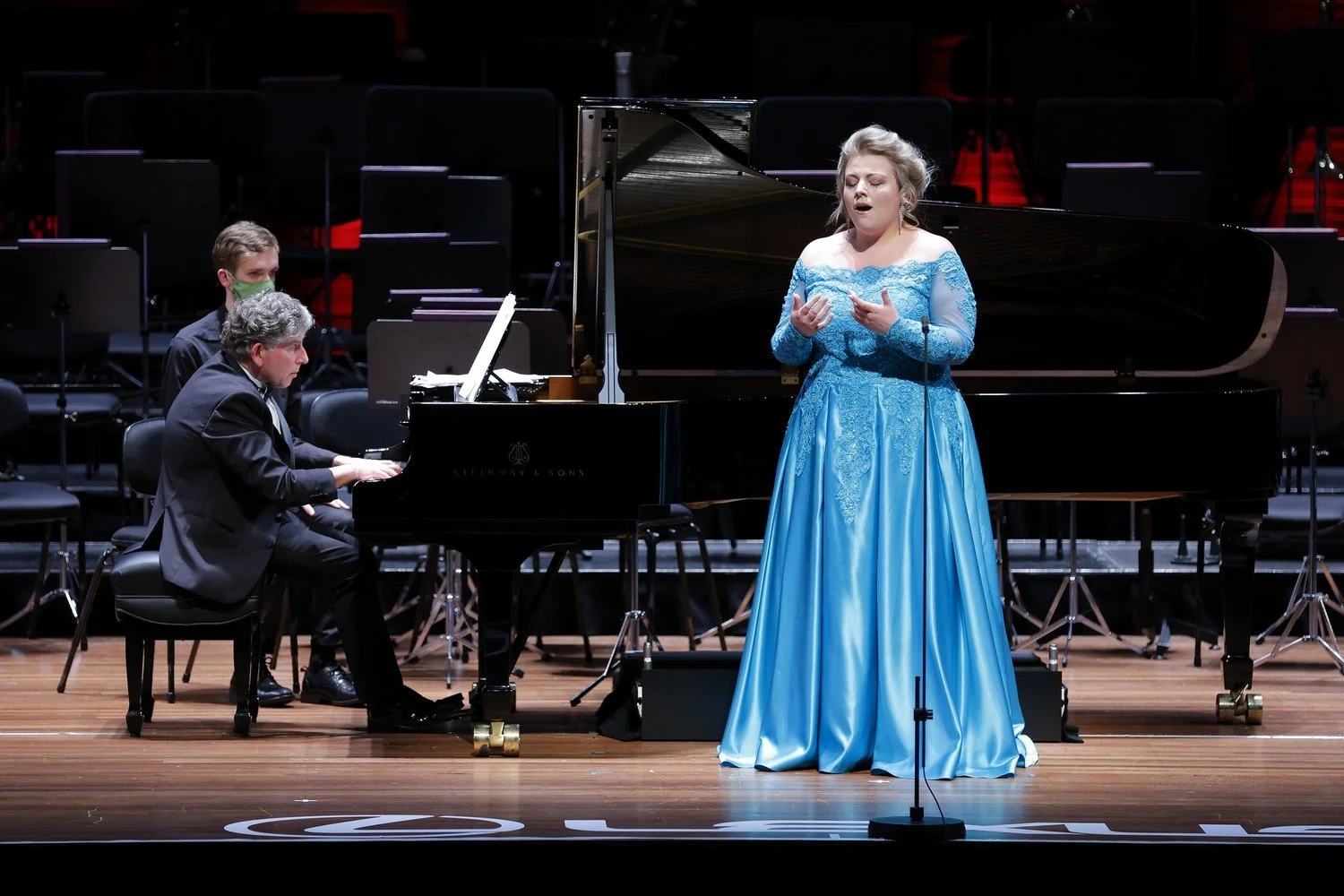Soprano Felicity Tomkins: sharing the joy of opera — Five Lines
