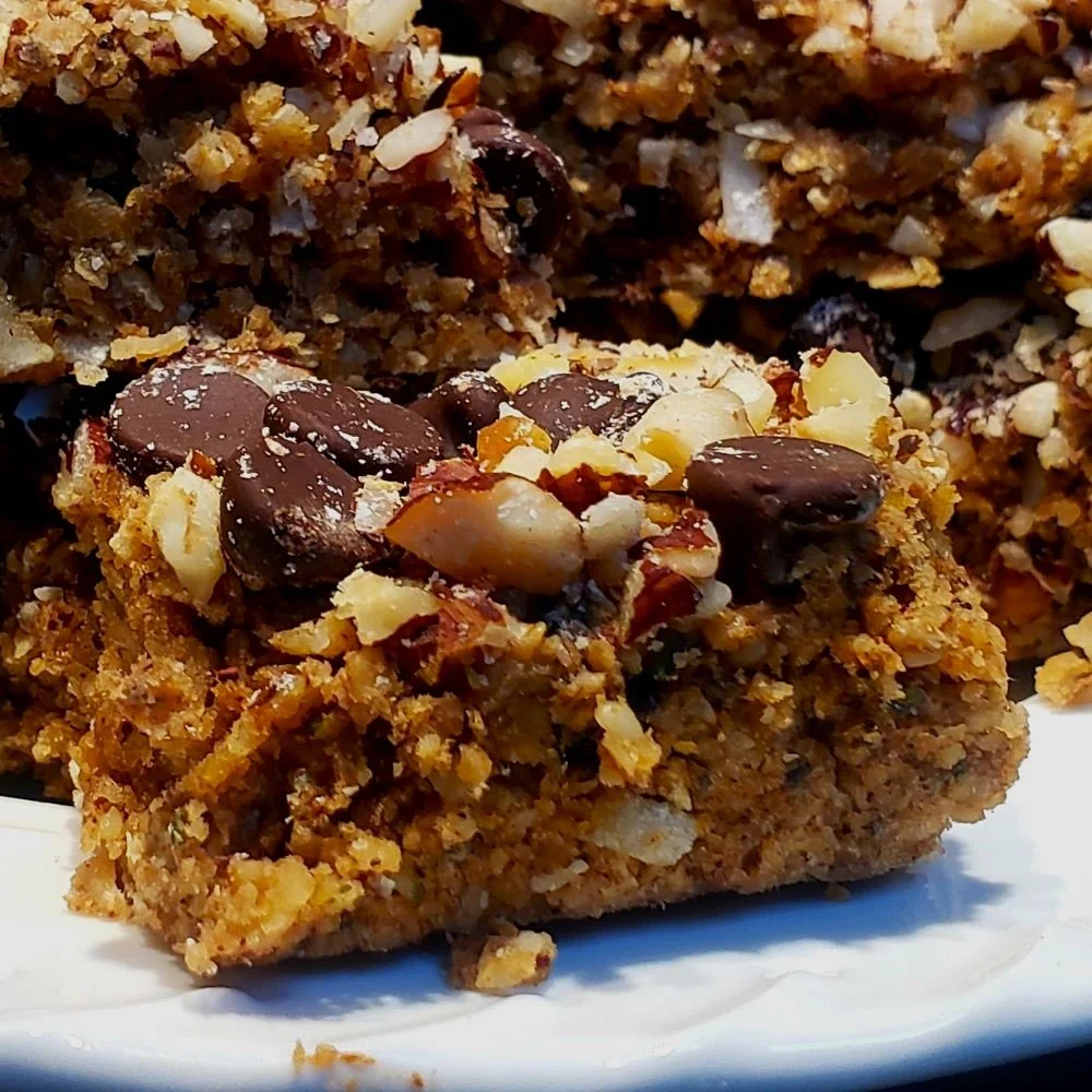 Hazelnut Chocolate Chip Oat Squares (GF/DF) — The Renata Collective