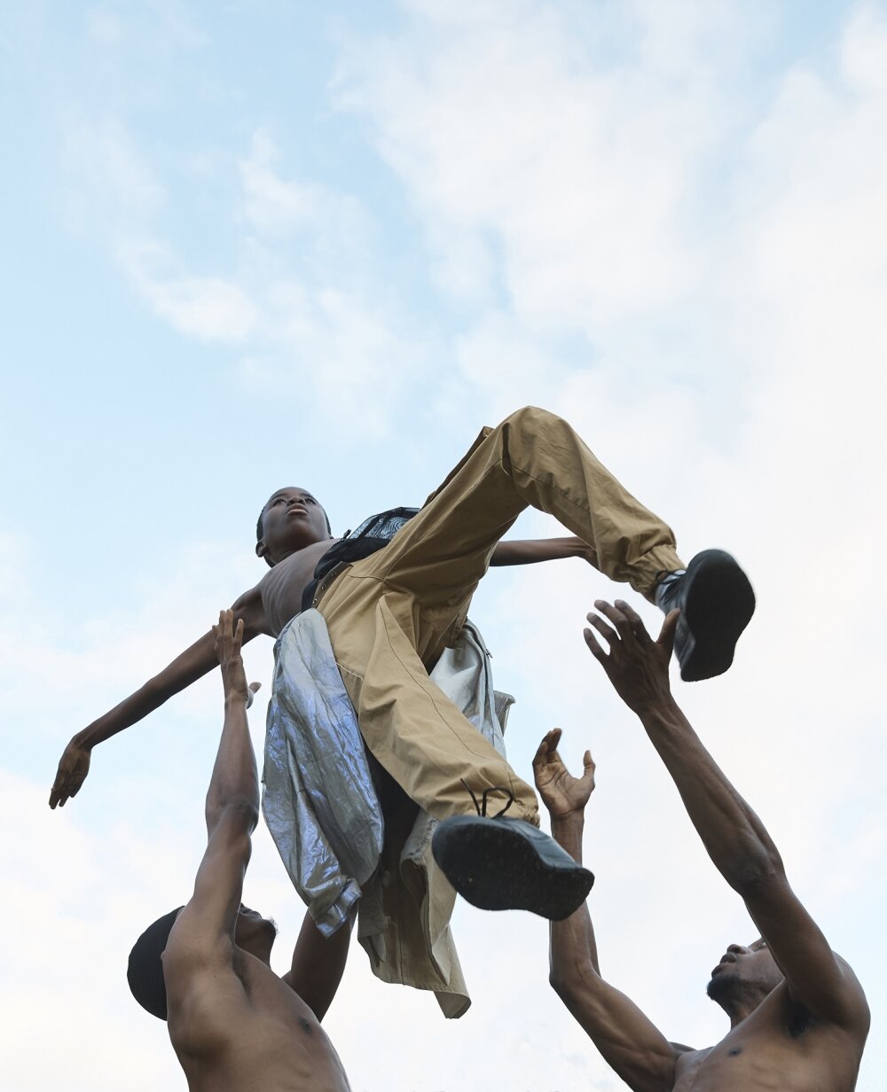 UNLISTED / BRAND LAB